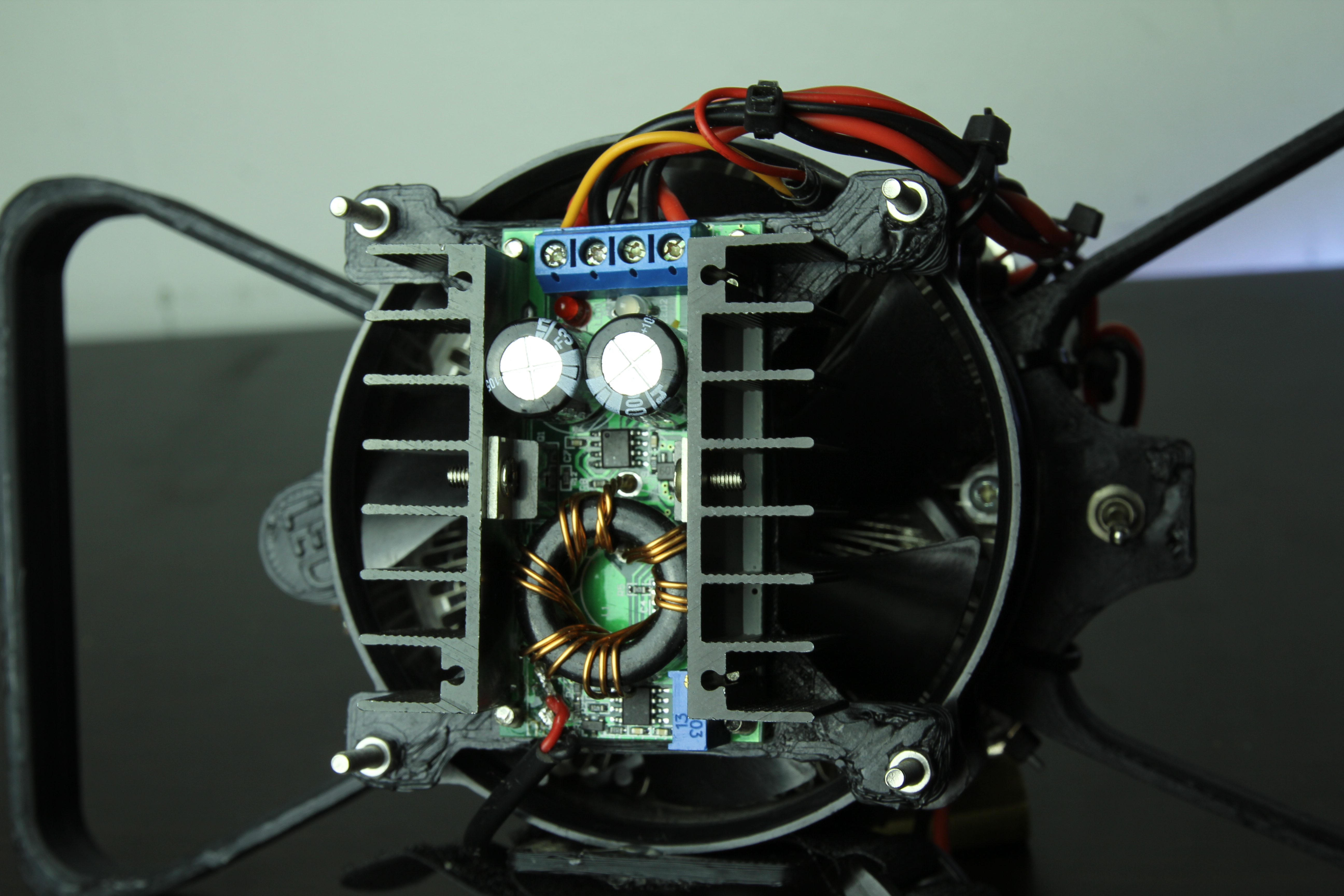 Build Your Own Compact 3D Printed 100w Flashlight! : 4 Steps (with ...