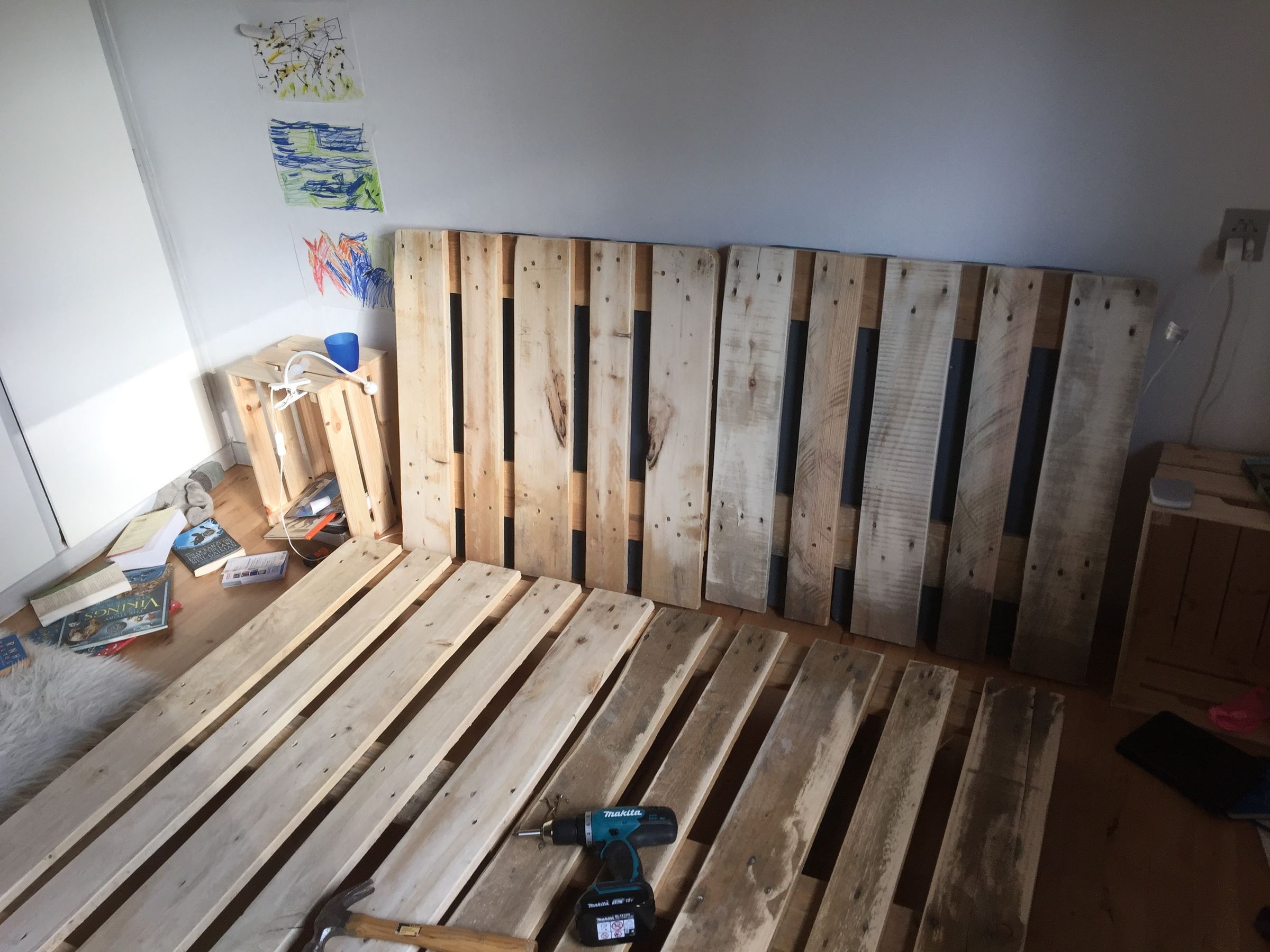 Simple, Elegant Pallet Bed : 6 Steps (with Pictures) - Instructables