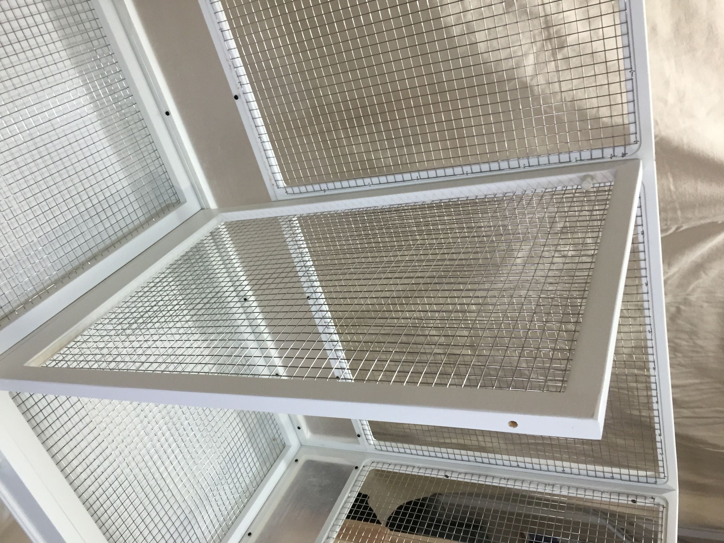 Jennifer's Display Cage W/Removable Divider - Instructables