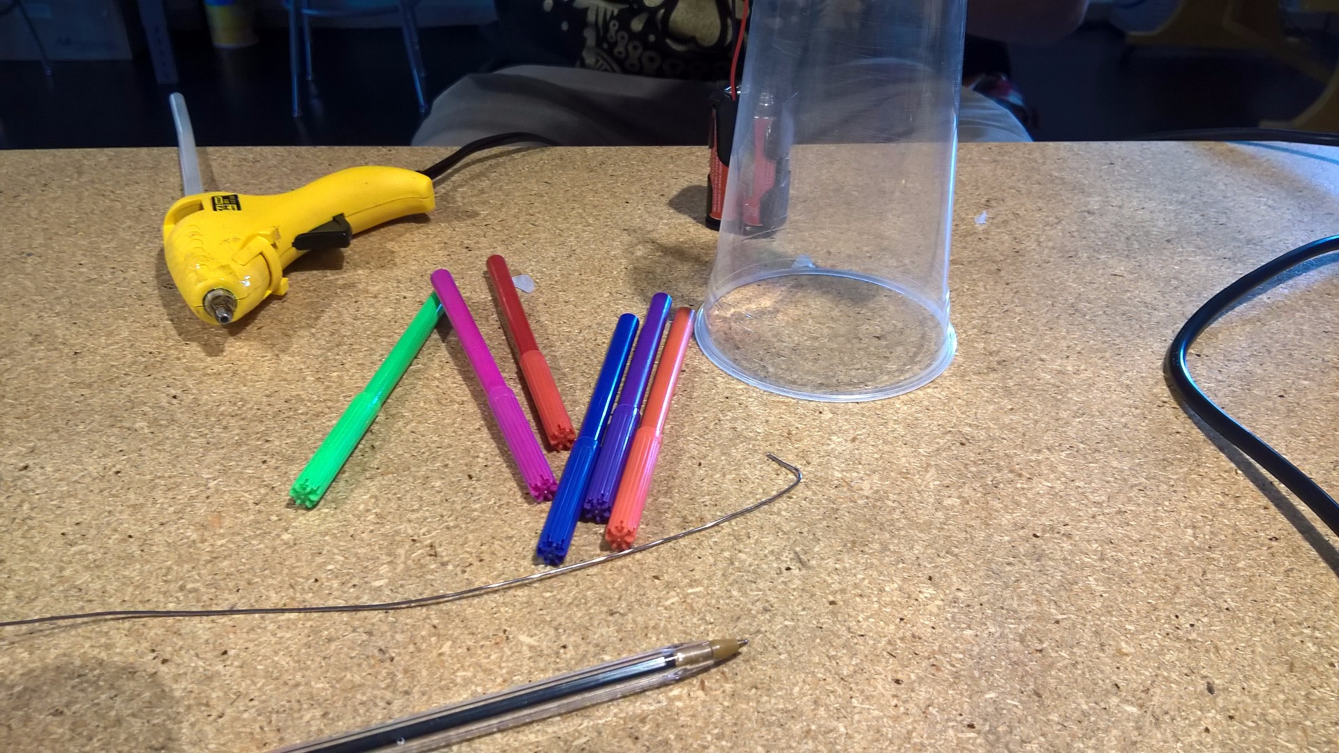 Maquina Dibujadora/Scribbling Machine : 5 Steps - Instructables