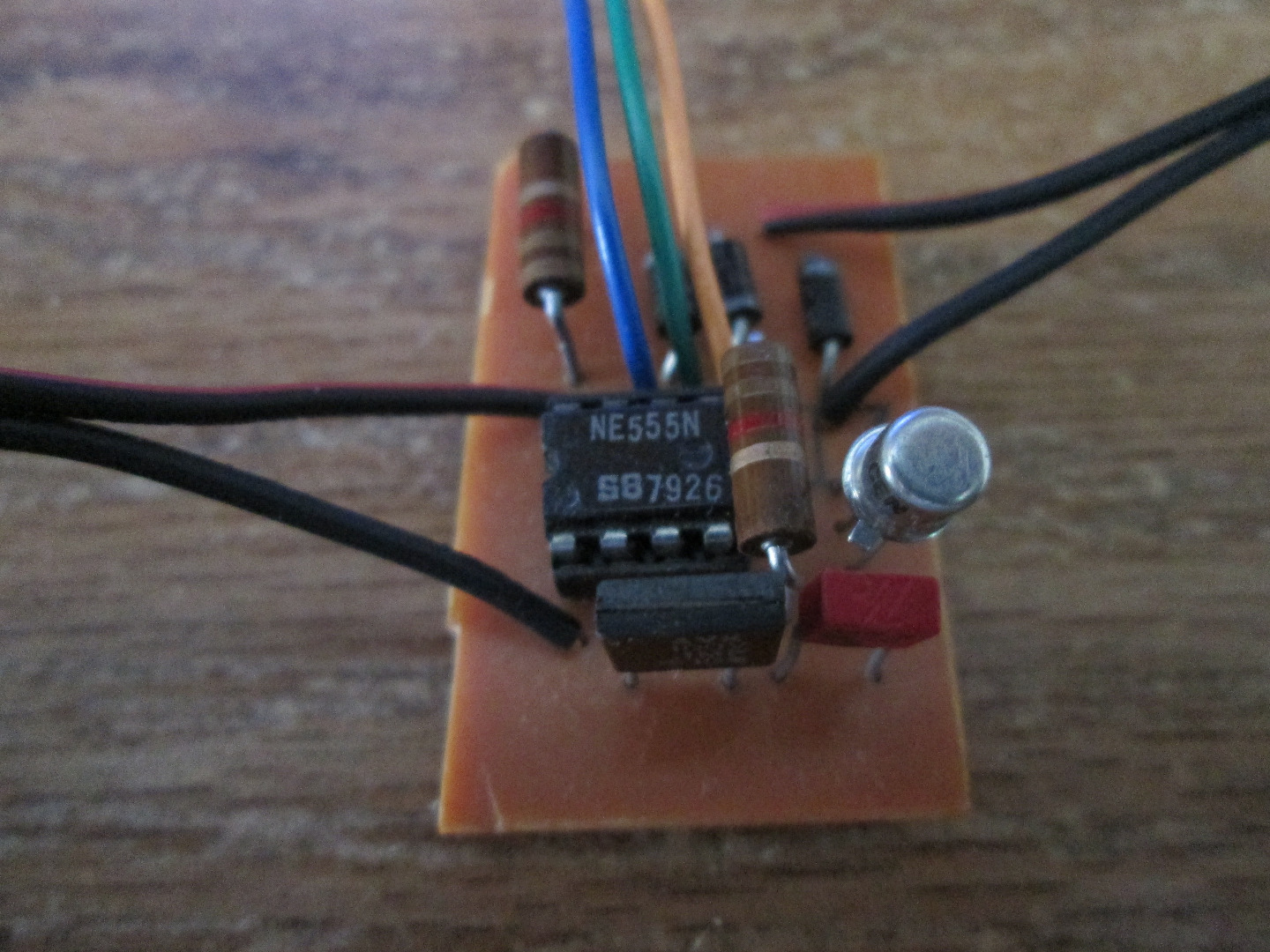 Simple 555 PWM - Instructables