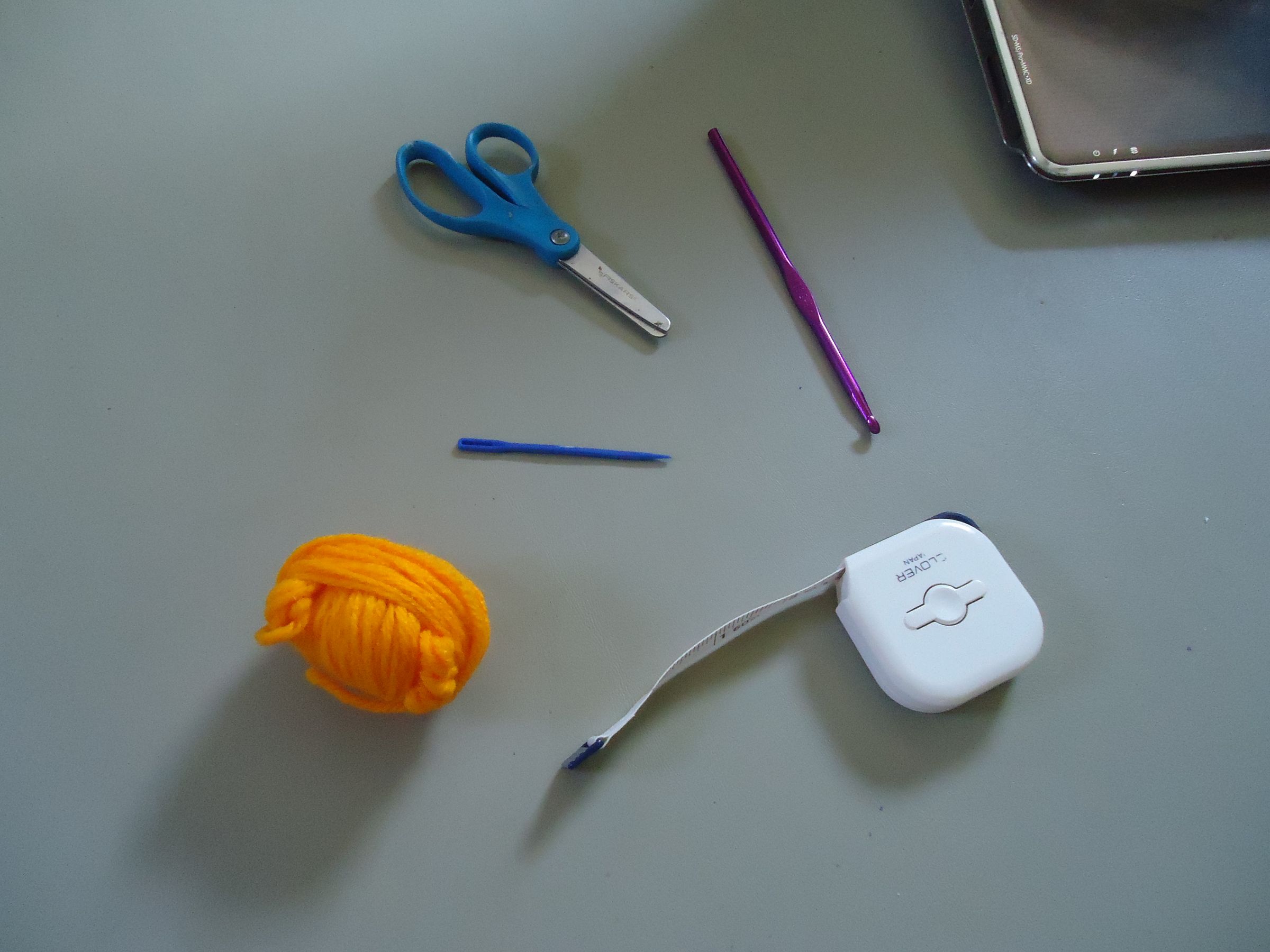 First Beginner Crochet Project: Single Crochet Square : 18 Steps (with ...