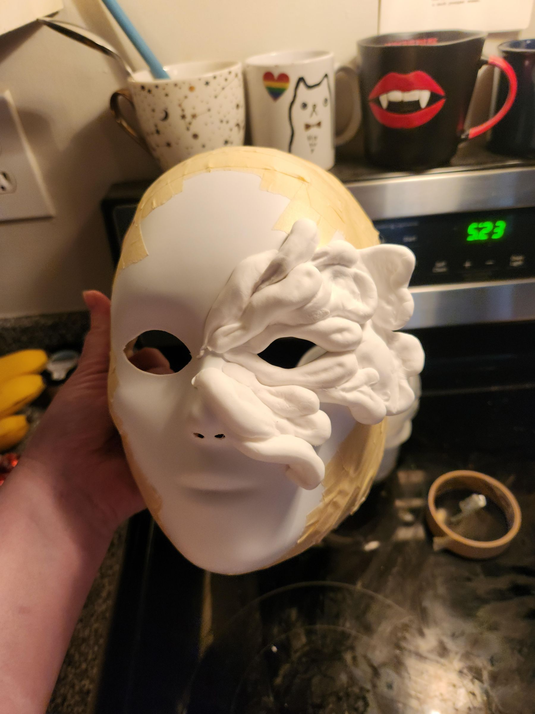 The Last of Us Show Clicker Mask : 12 Steps (with Pictures) - Instructables