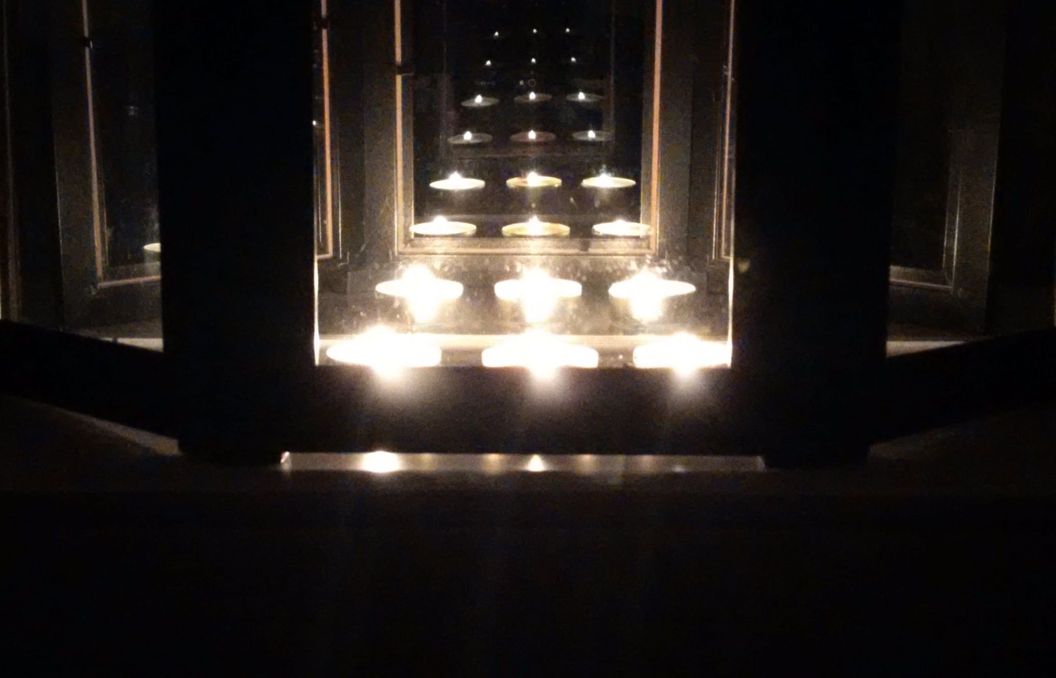 Infinity Mirror - Simple and Cheap : 4 Steps - Instructables