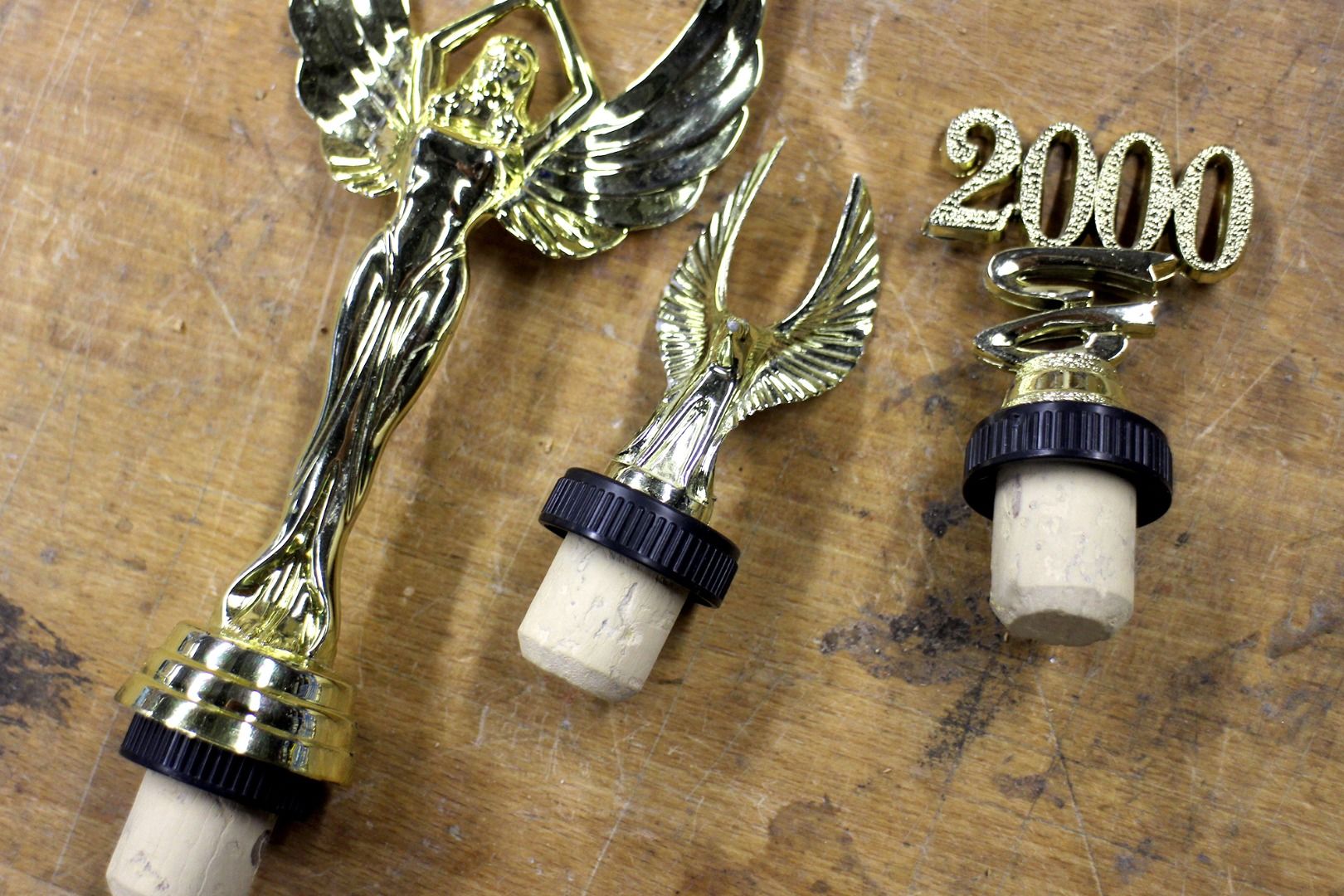 Trophy Bottle Topper : 4 Steps (with Pictures) - Instructables