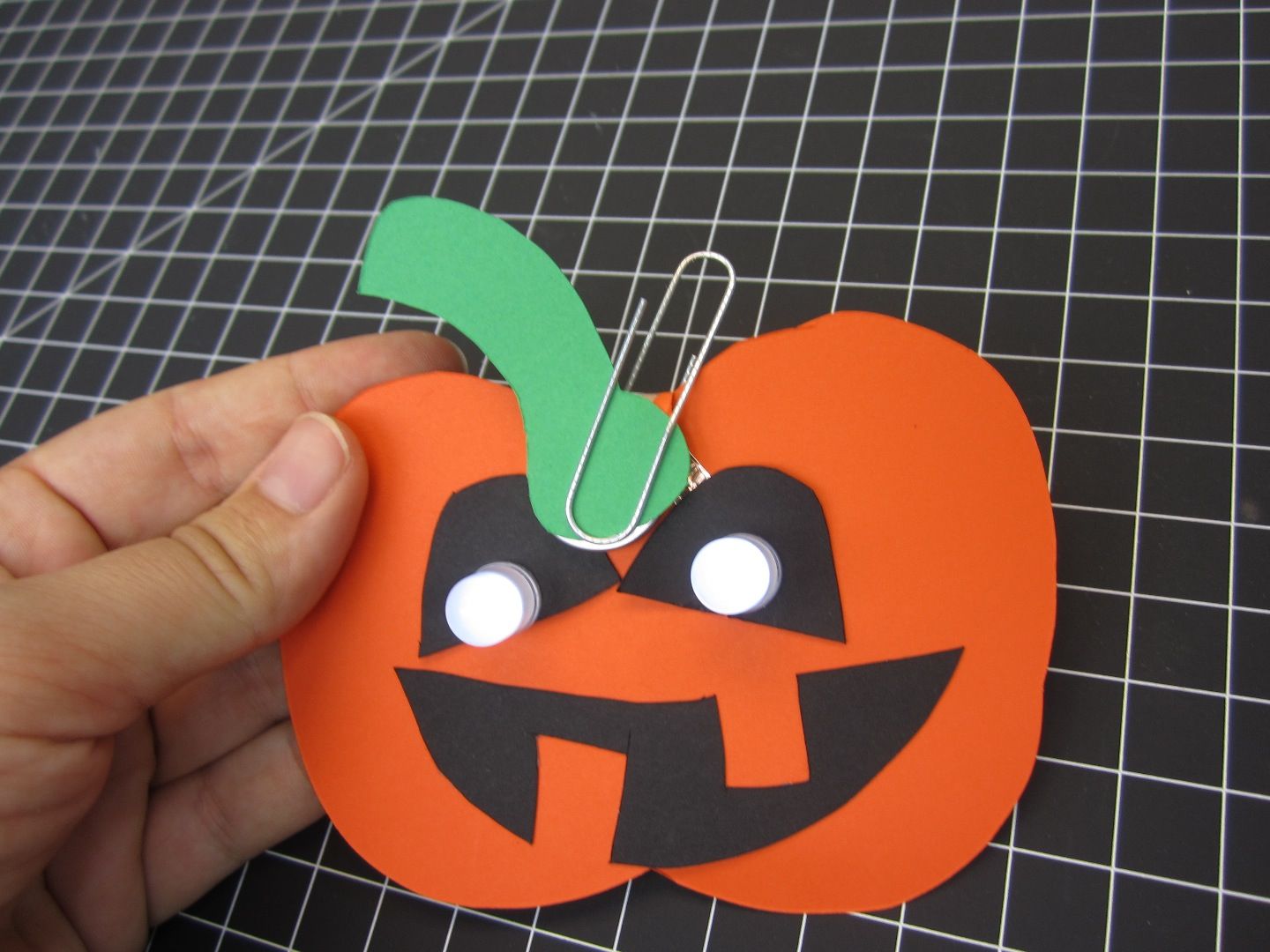 Halloween LED Paper Crafts : 12 Steps (with Pictures) - Instructables