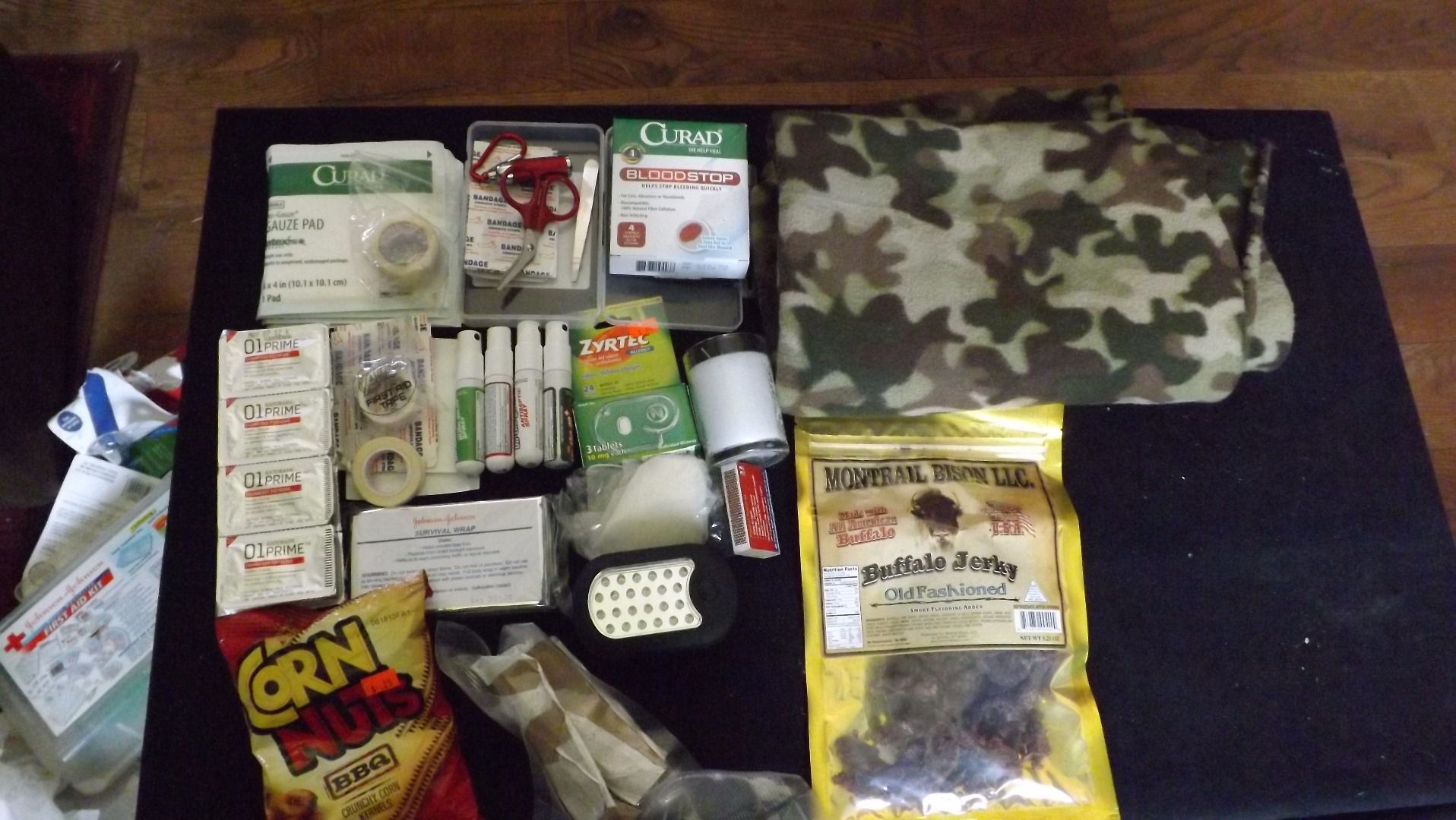 Homemade ...off Road.... First Aid Kit / Survival Kits : 5 Steps ...