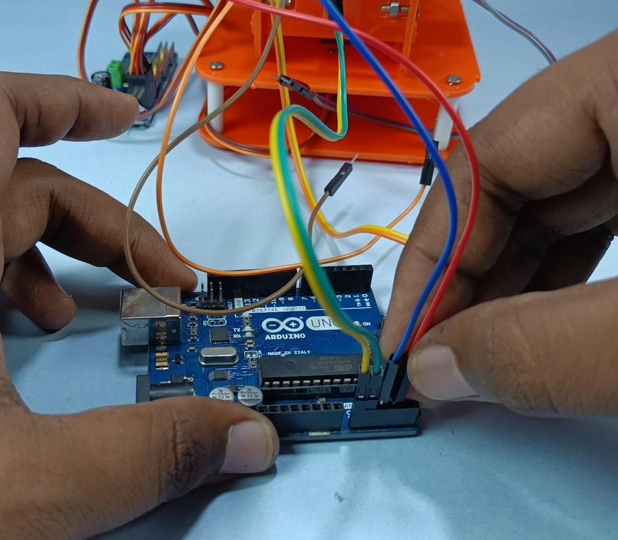 Build Your Own Object Tracking 4-DOF Robotics Arm With Arduino : 8 ...