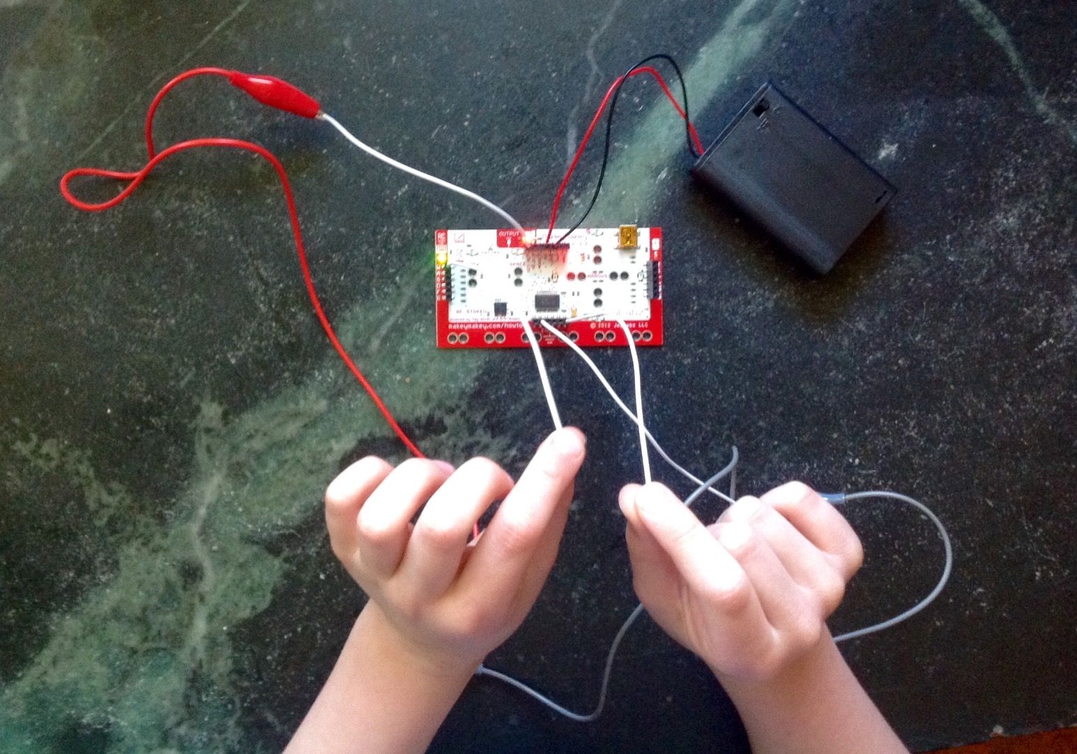Battery-Powered Makey Makey : 3 Steps - Instructables