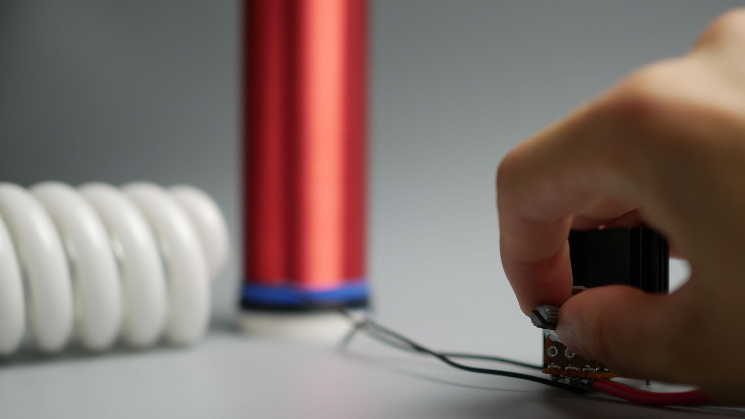 Simple Tesla Coil : 5 Steps (with Pictures) - Instructables