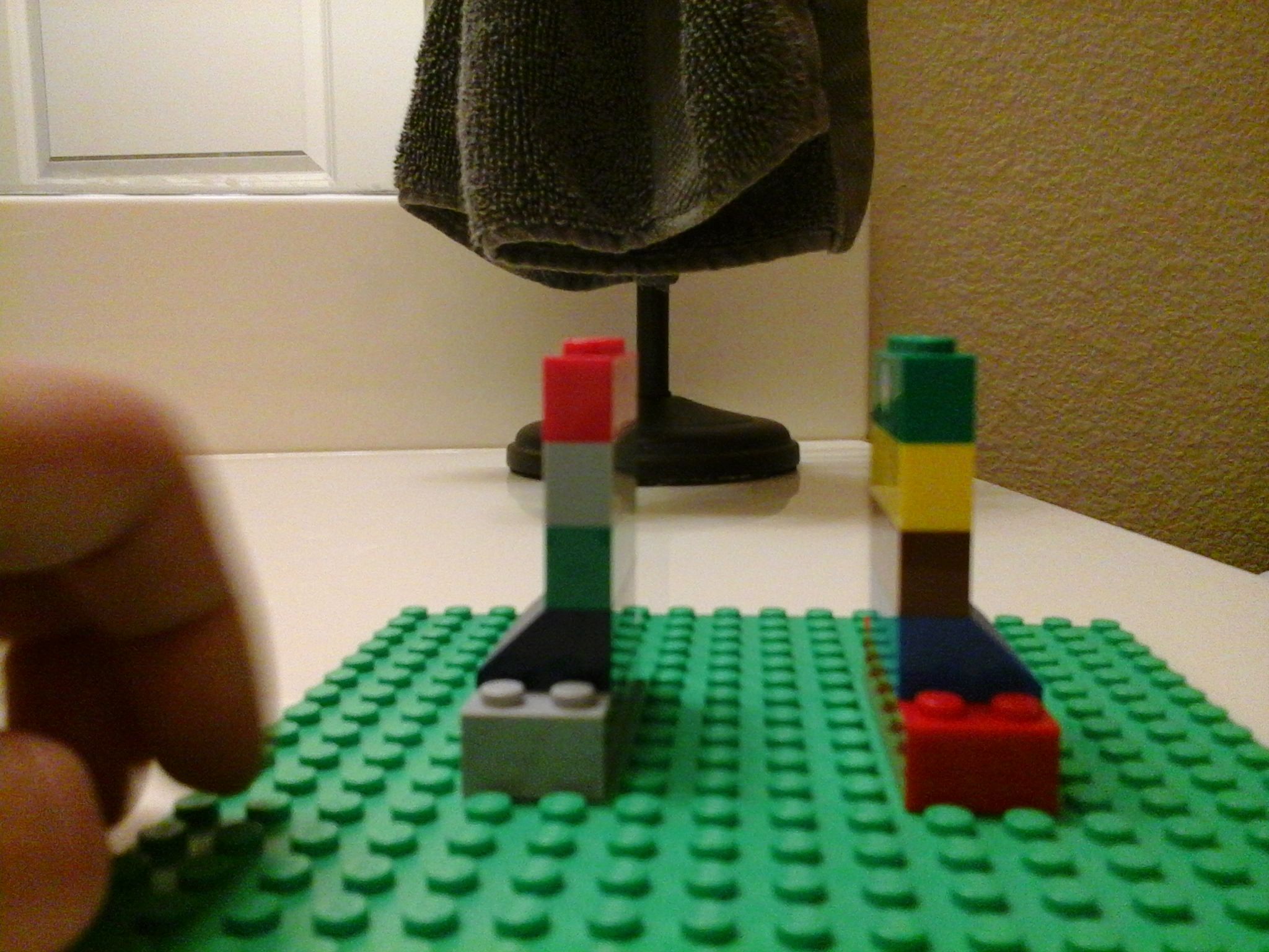 Lego Catapult V1 : 5 Steps - Instructables