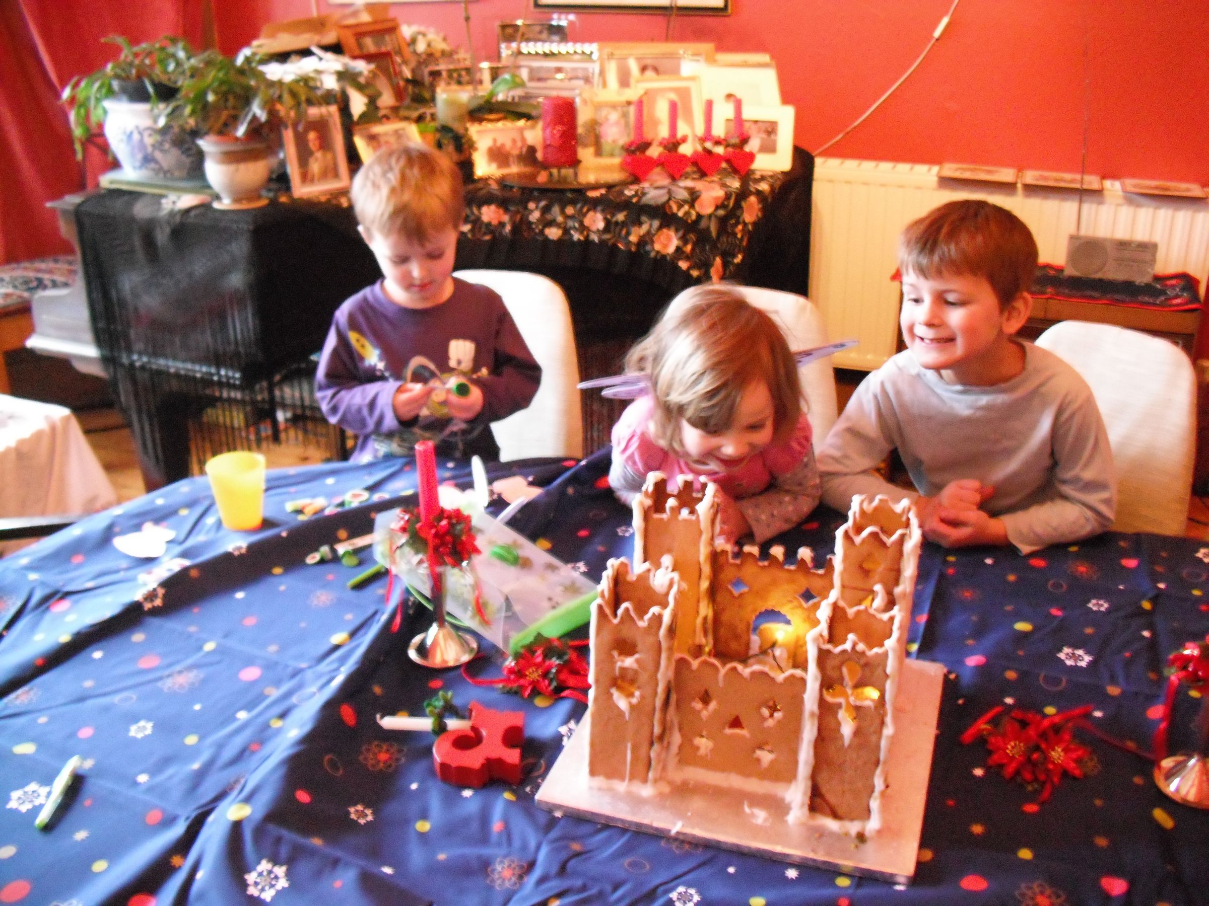 Gingerbread (Pepperkake) Castle : 7 Steps (with Pictures) - Instructables