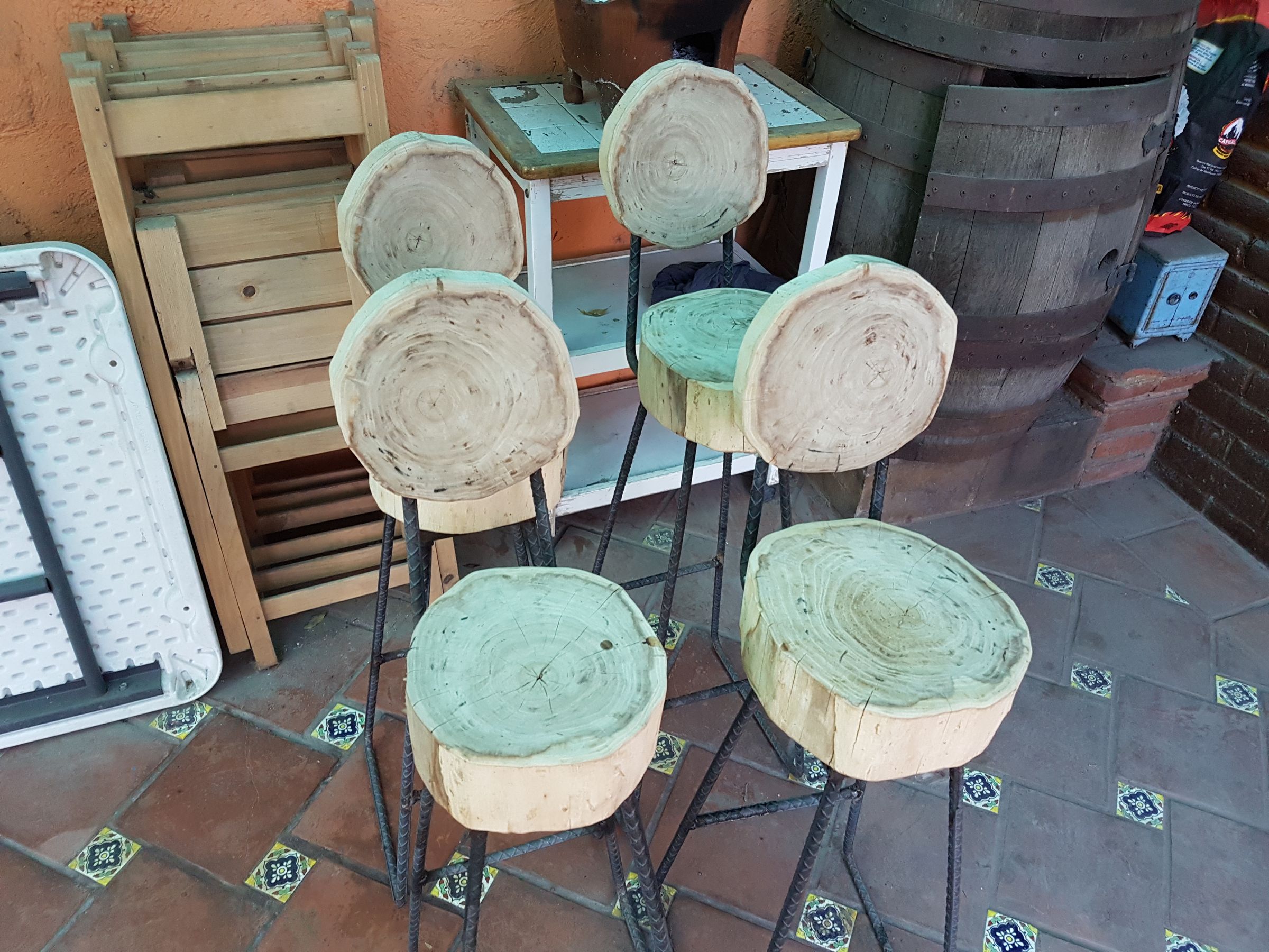 Rebar / Log Bar Stools -- Bancos De Bar Varilla / Troncos : 8 Steps ...