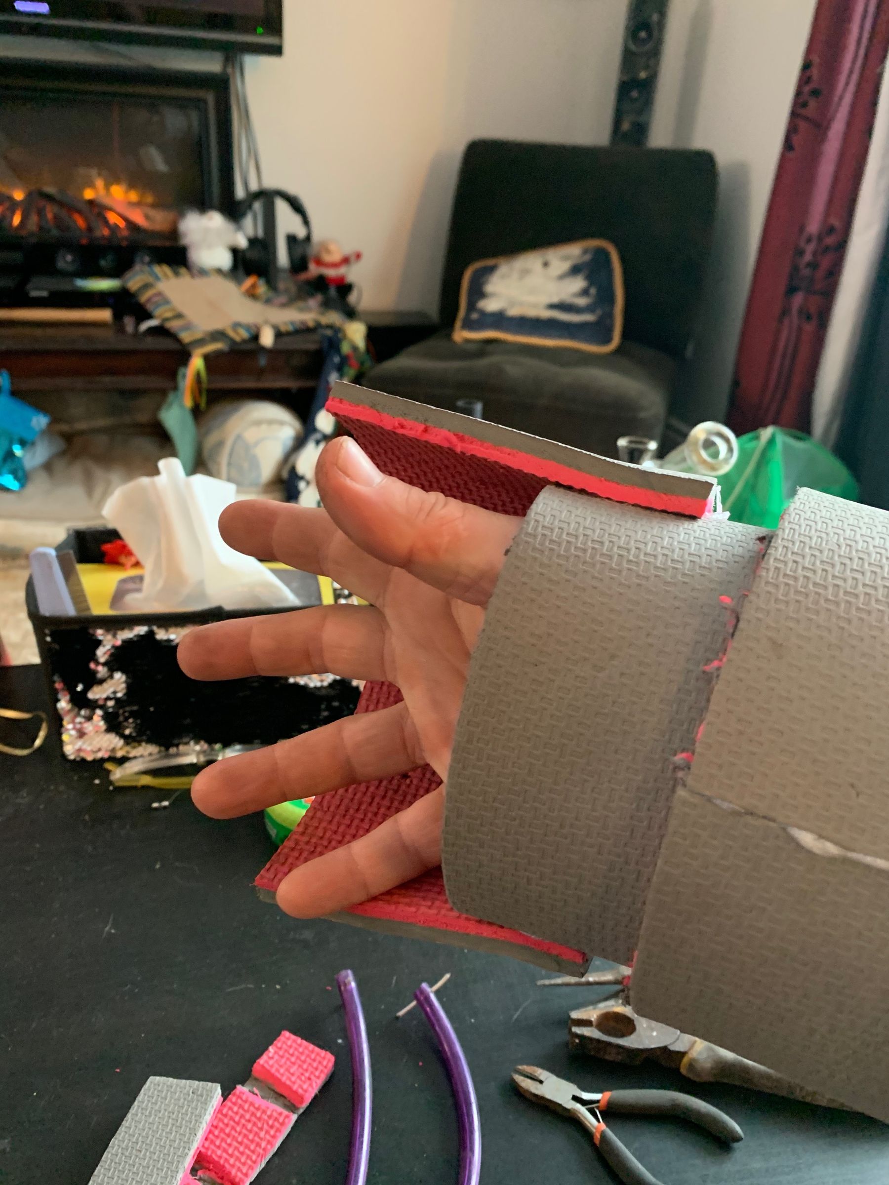 Hellboy Costume : 4 Steps - Instructables