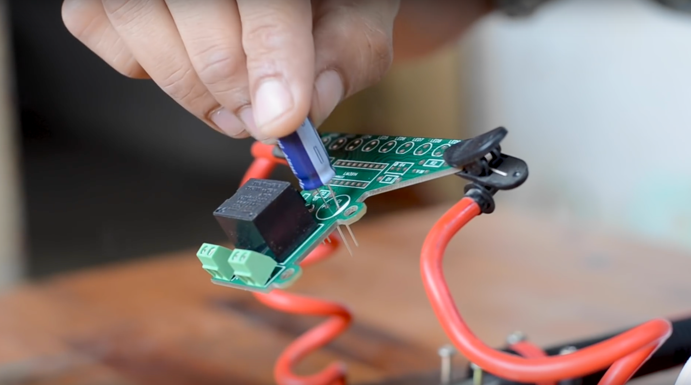 DIY Battery Level Indicator/Auto Cutoff for 12v Battery : 5 Steps (with ...