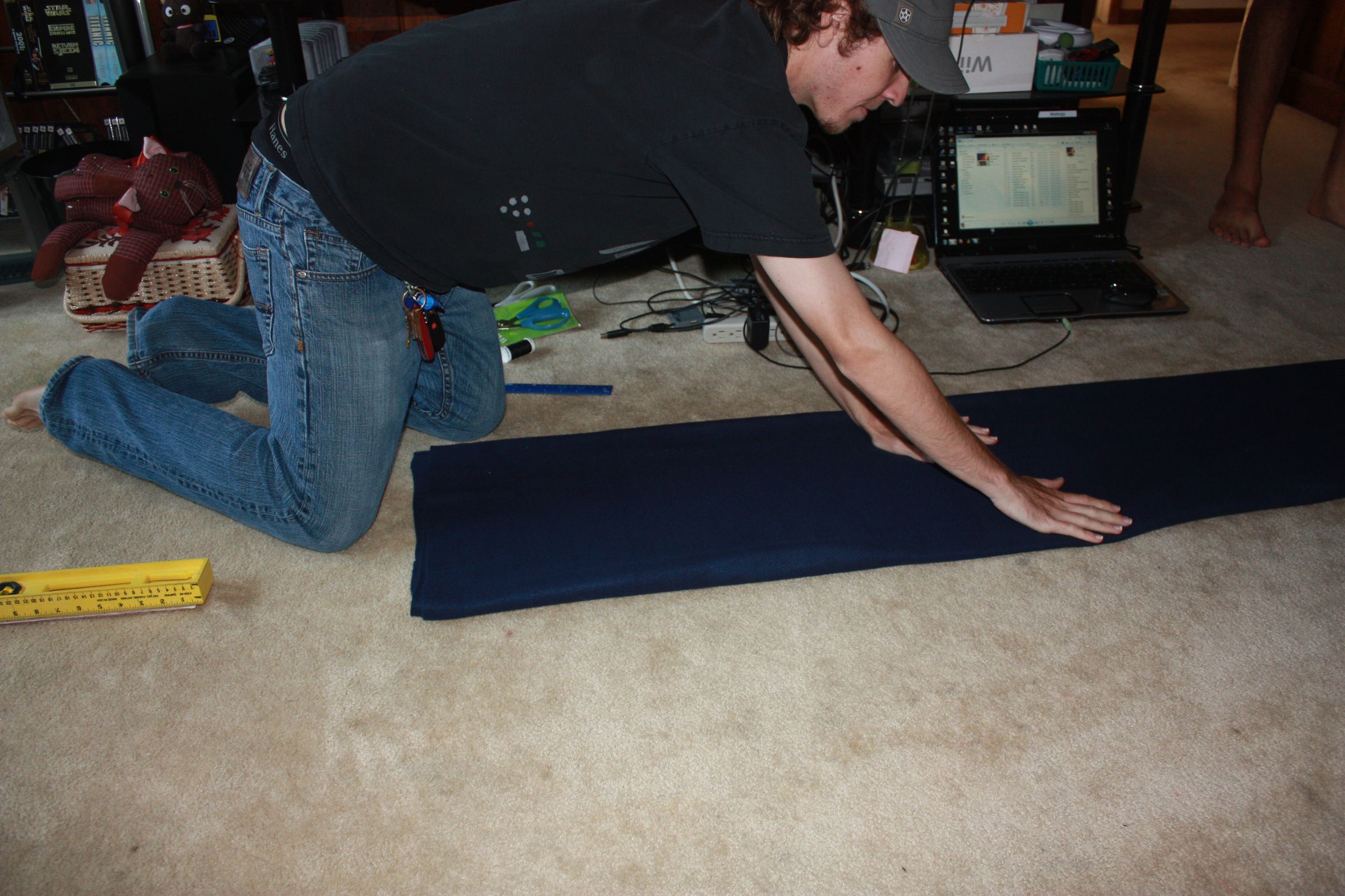 "Snuggie" Character Costume : 19 Steps (with Pictures) - Instructables