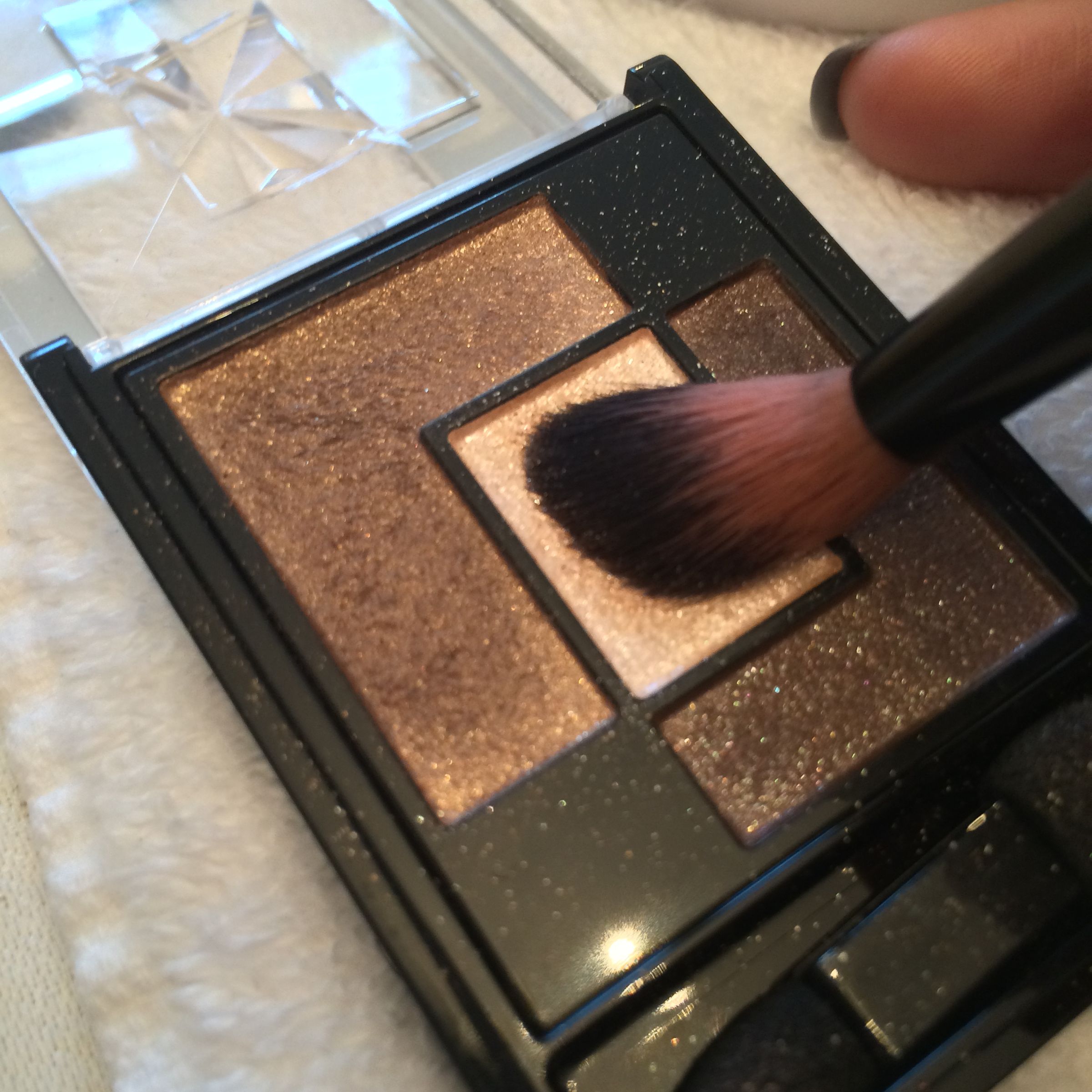 How to Brighten Your Eyes : 4 Steps - Instructables