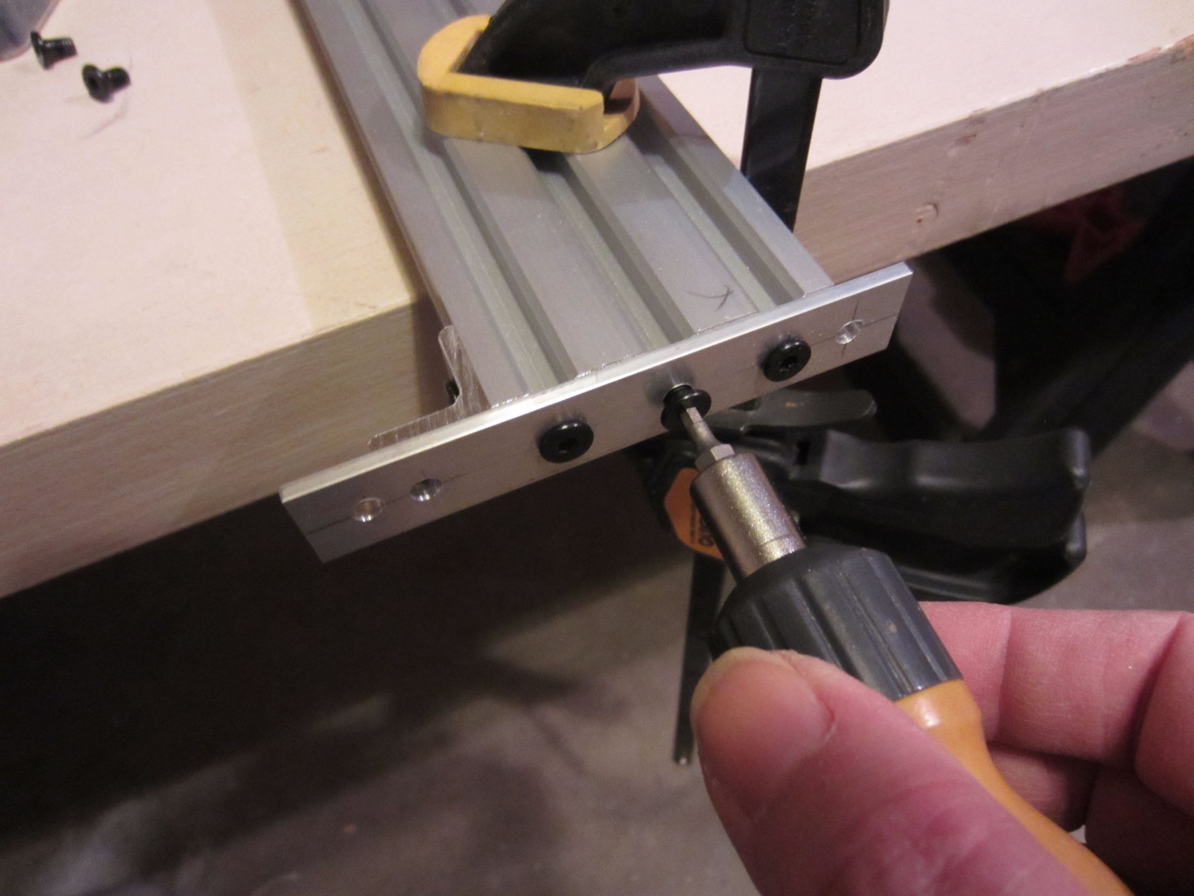 Adjustable Router Guide Template : 11 Steps (with Pictures) - Instructables