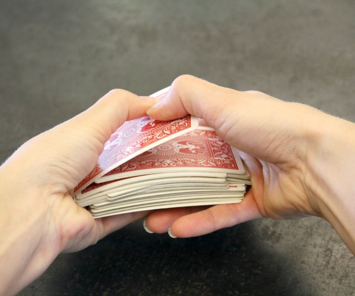 How to Shuffle Cards : 5 Steps (with Pictures) - Instructables