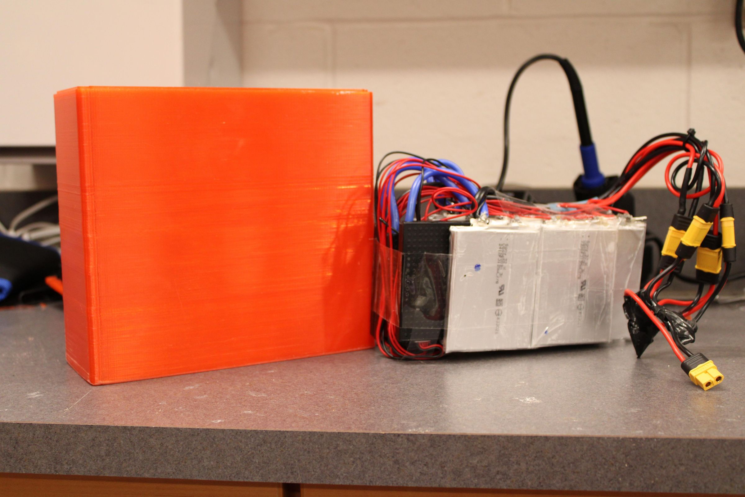 Massive USB Battery Bank Made From Recycled Chromebook Batteries : 9 ...