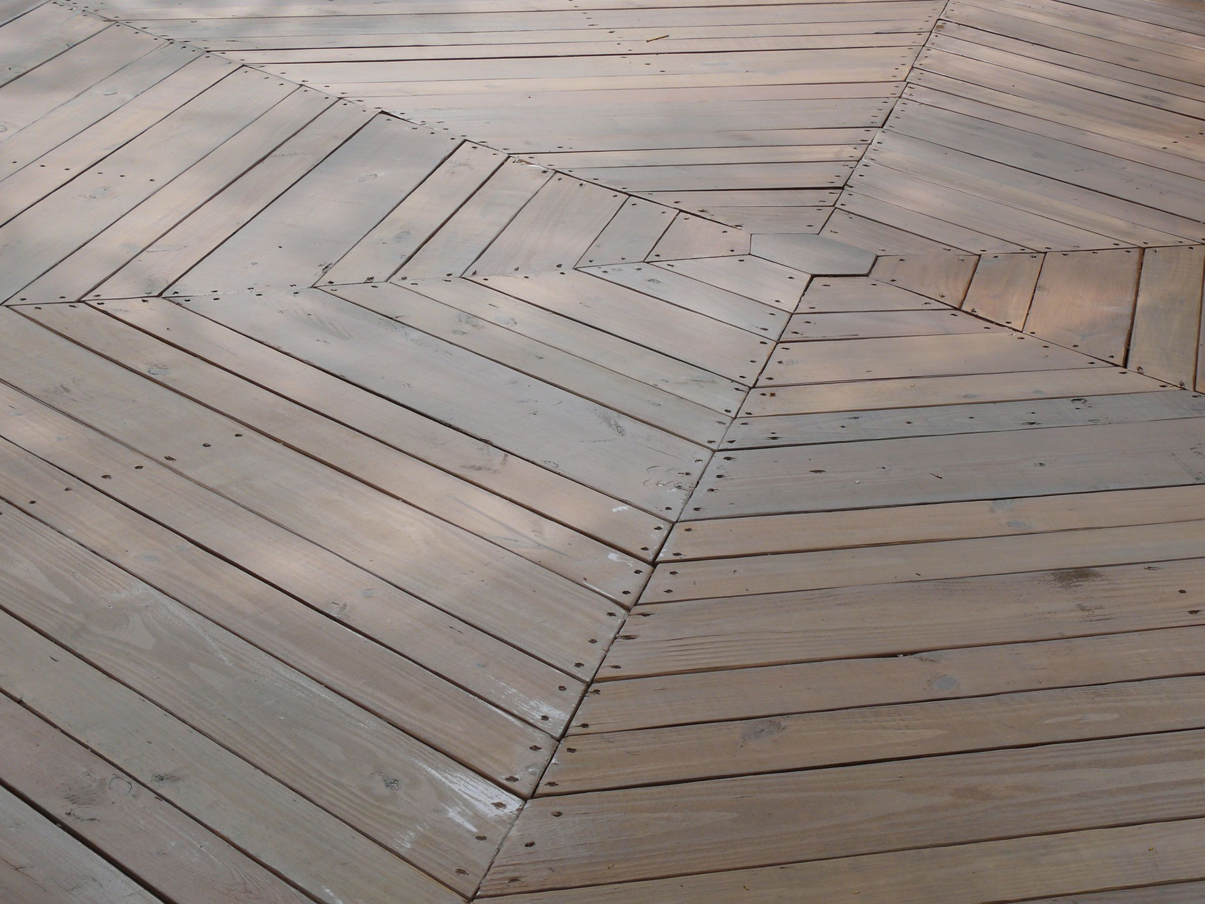 Hexagon Deck With Recycled Supplies : 4 Steps (with Pictures) - Instructables