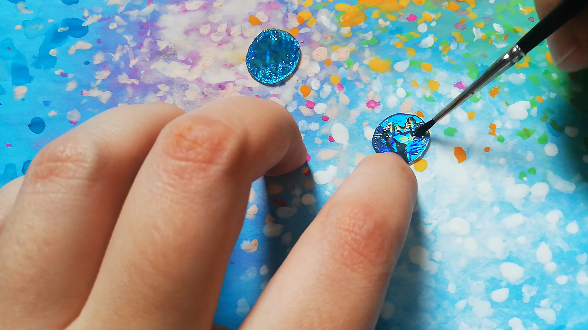 Holographic Gemstones From CDs : 9 Steps (with Pictures) - Instructables