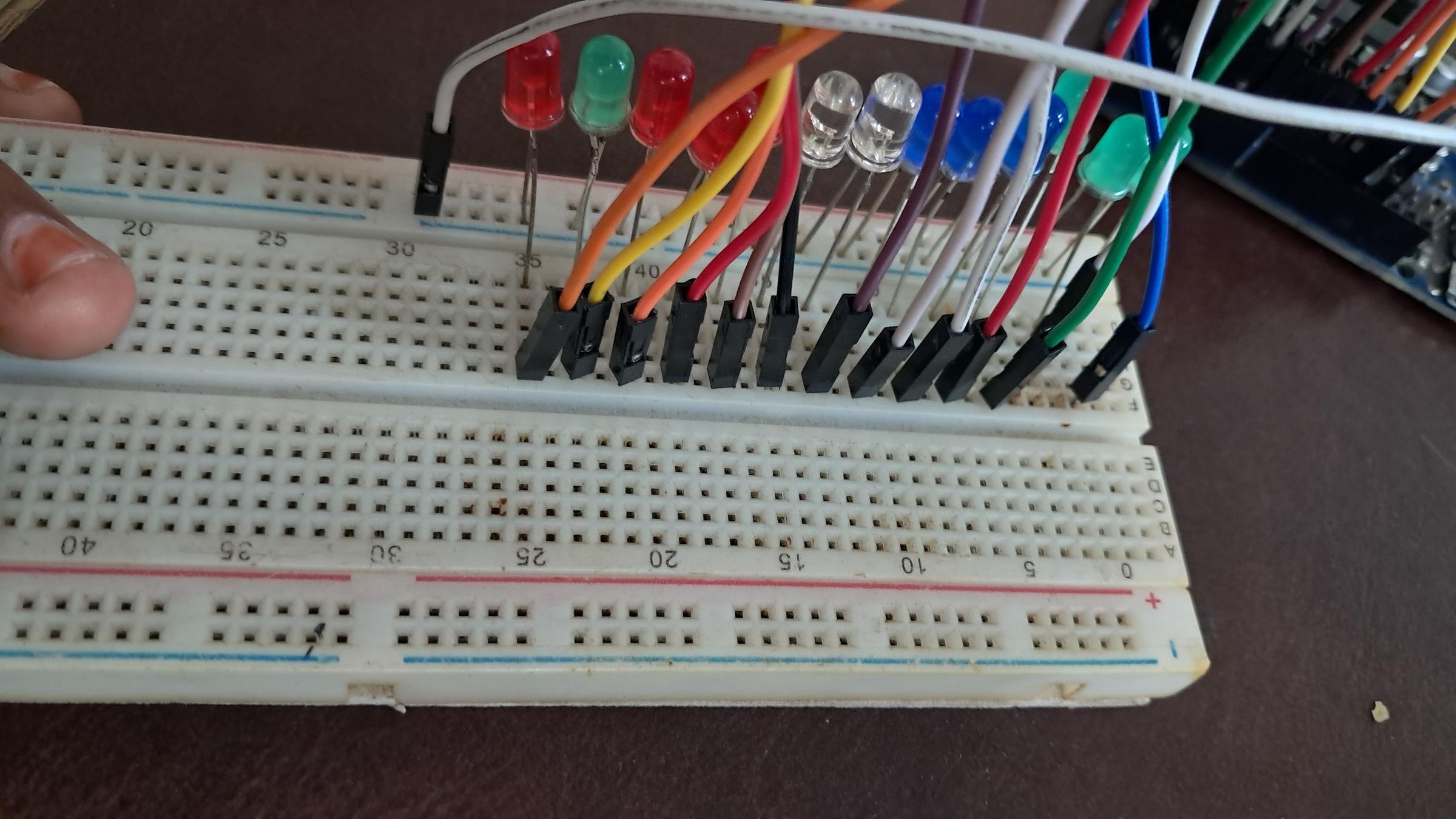 Chasing Pattern of LED : 6 Steps - Instructables