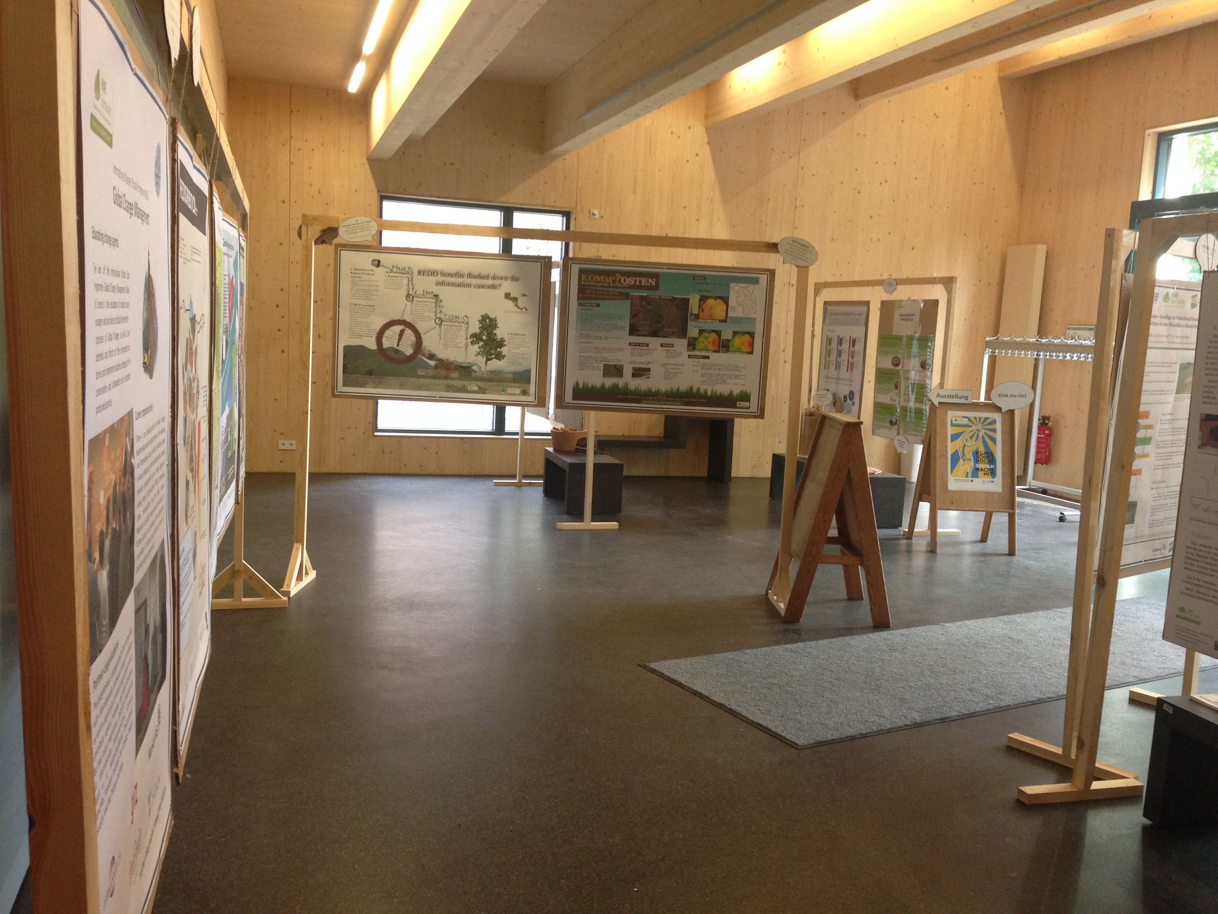 Build Reusable Scientific Exhibition Displays With Roof Battens // WOOD ...