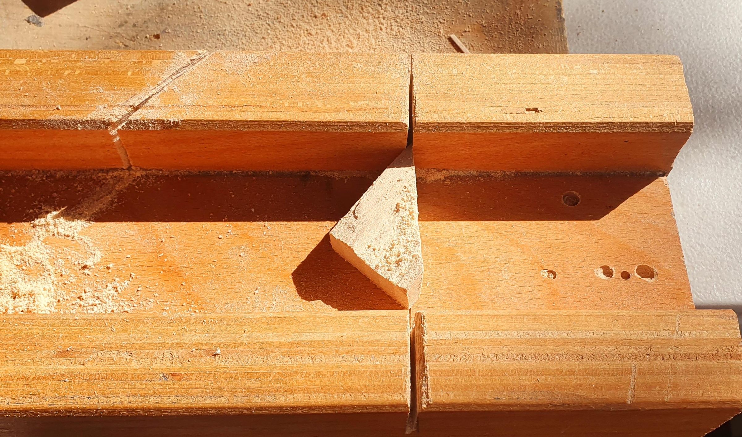 Wobbly Table Leveler : 4 Steps - Instructables