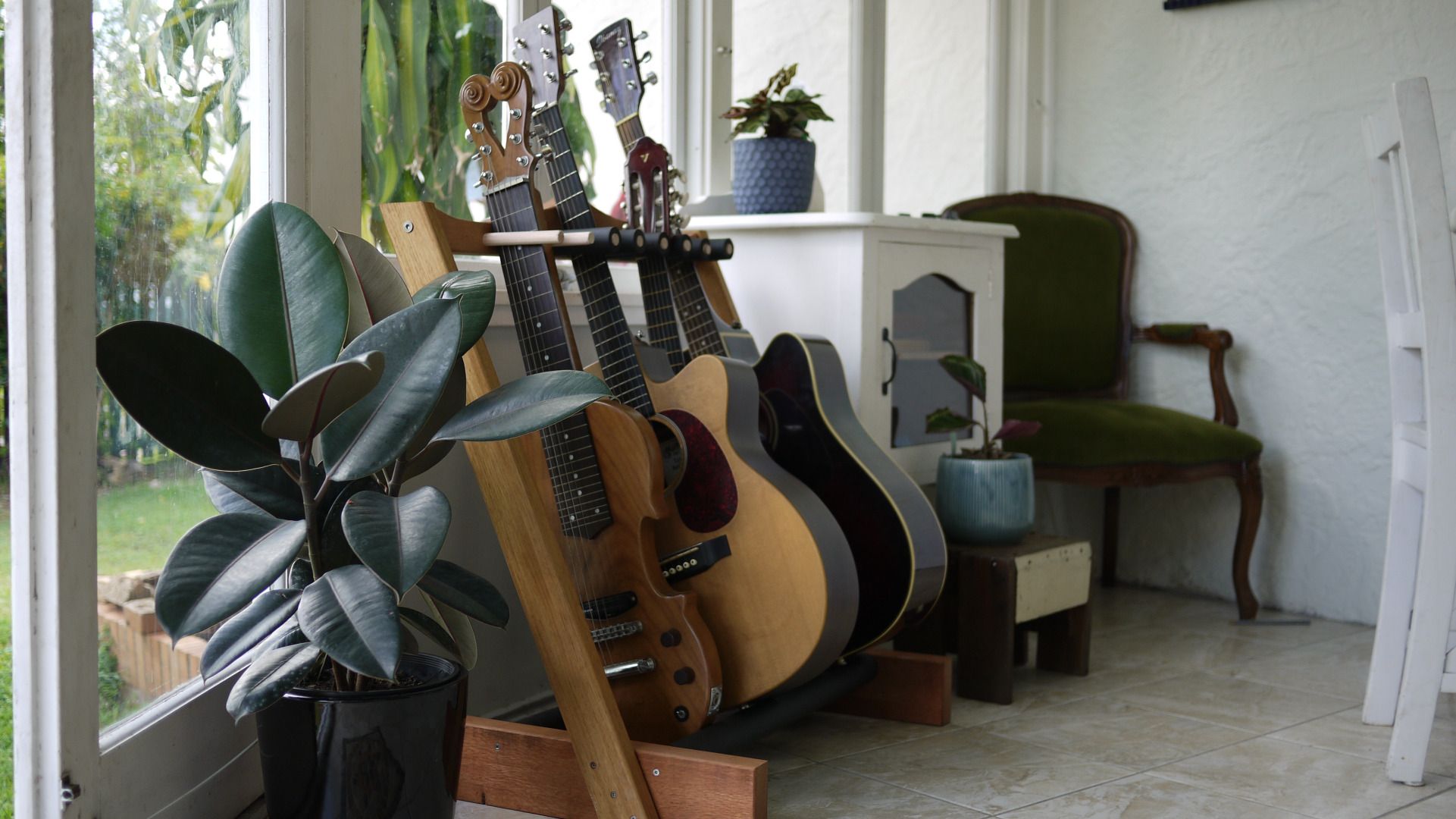 Timber Guitar Stand : 30 Steps (with Pictures) - Instructables