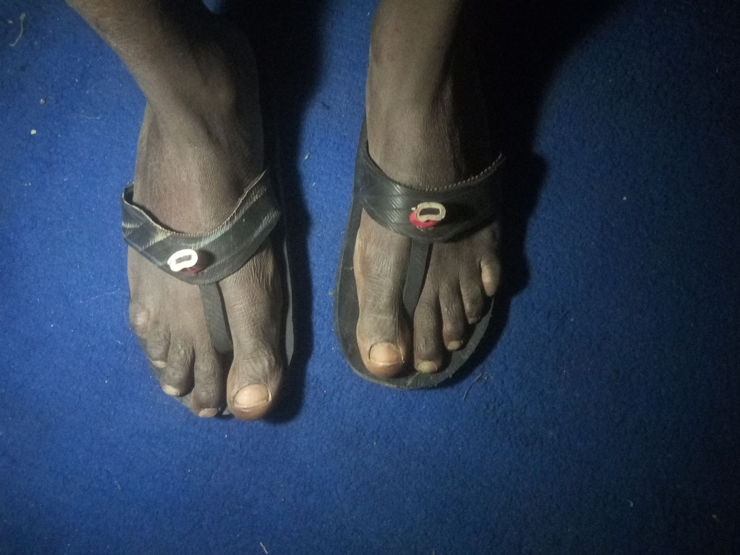 Make Your Slippers Out of Used Tire : 5 Steps - Instructables