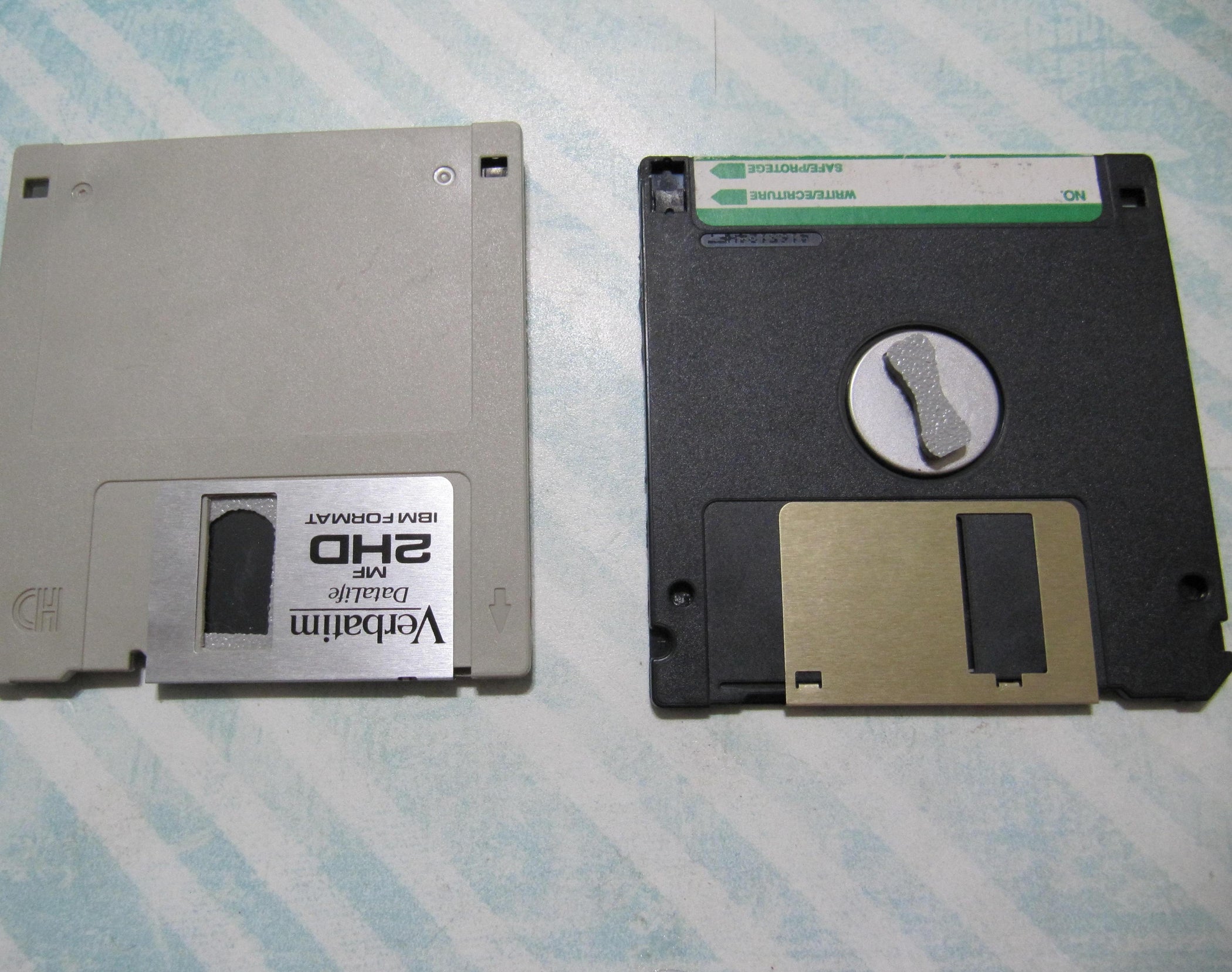 Floppy Diskette SD Card Caddy Dispenser : 10 Steps (with Pictures ...