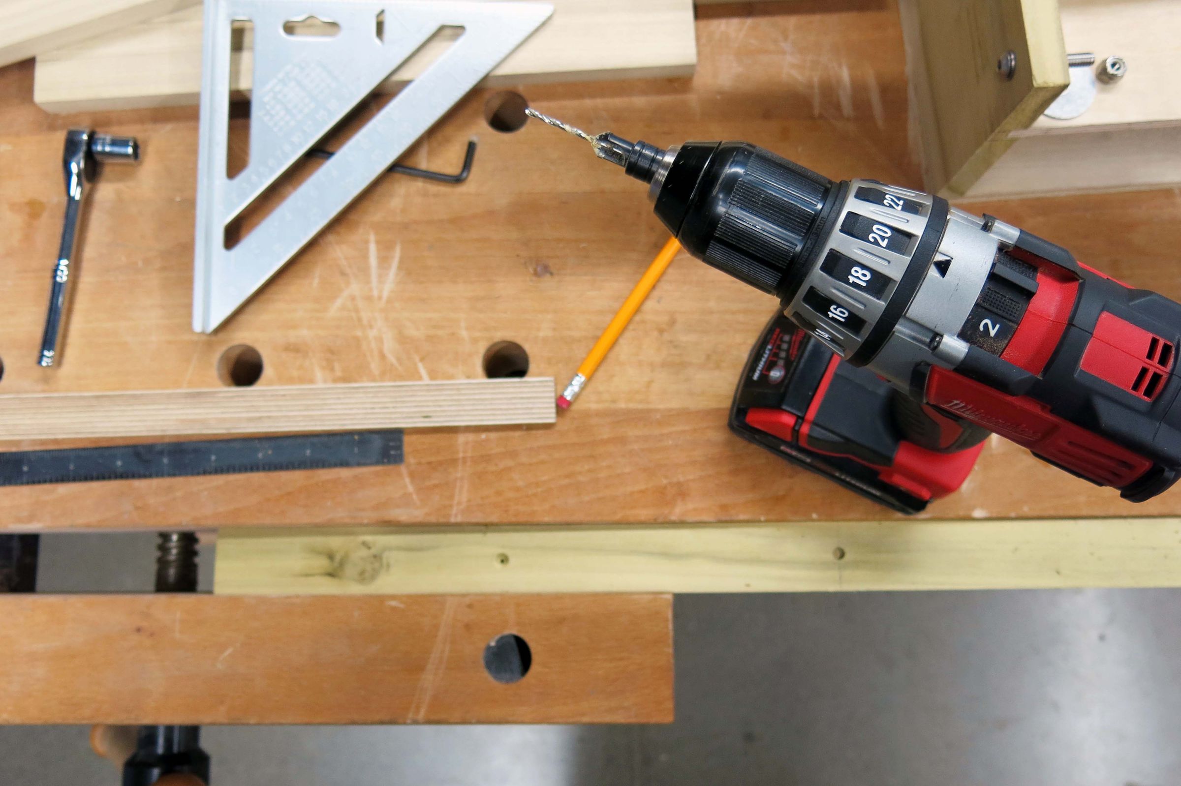 Work/Play TV Tray : 8 Steps (with Pictures) - Instructables