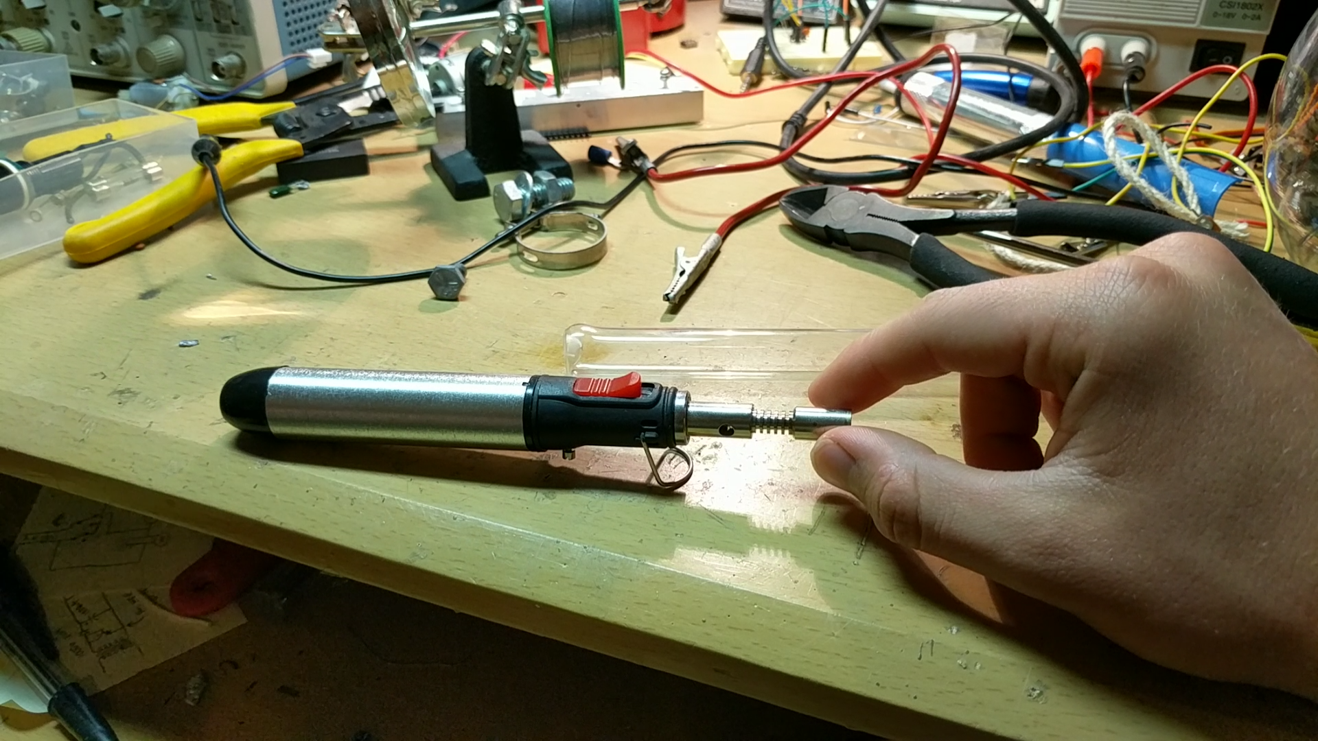 DIY Cathode Ray Tube: Interacting With Electrons : 12 Steps (with ...