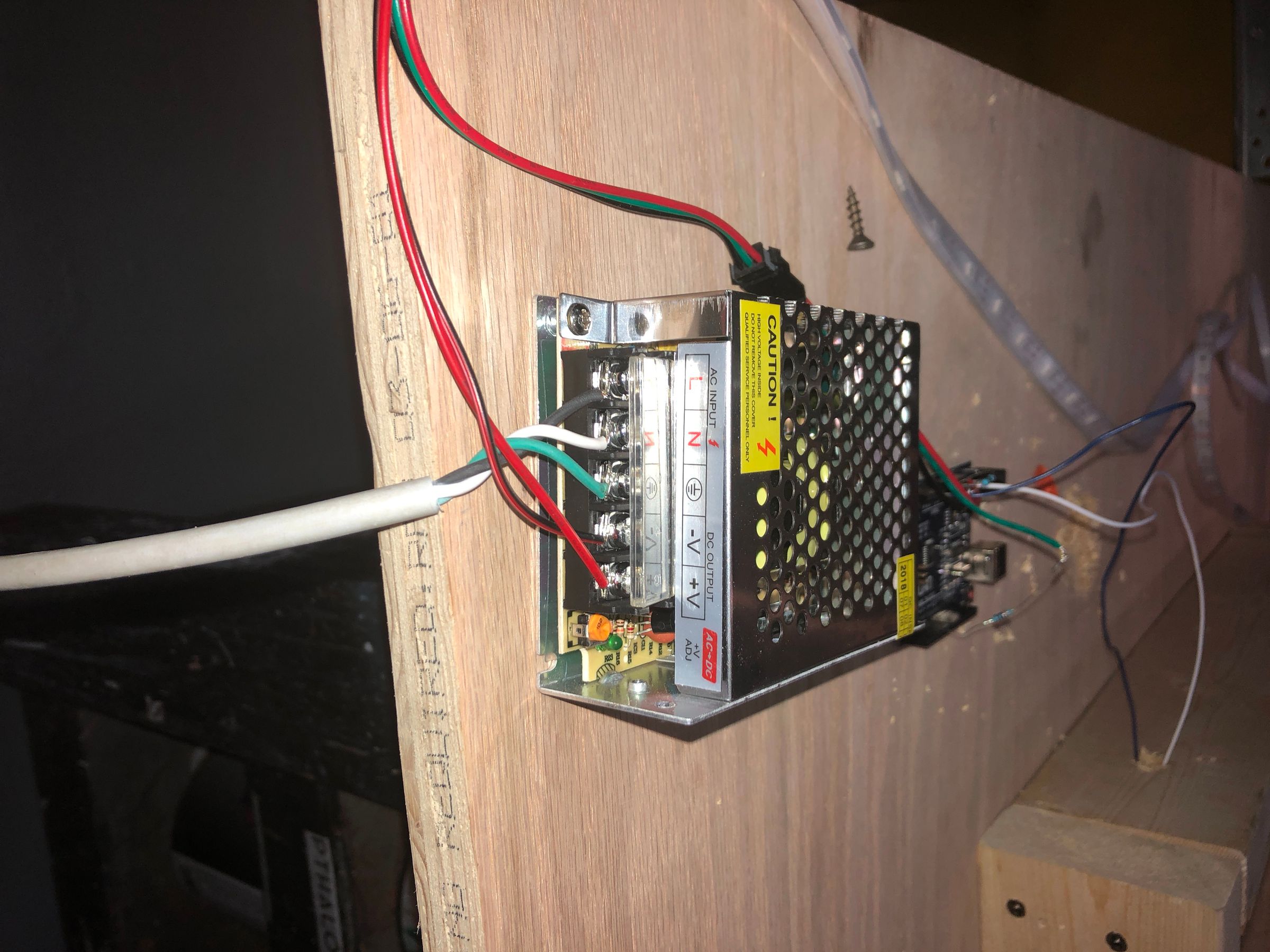 Beer Die Table : 6 Steps - Instructables