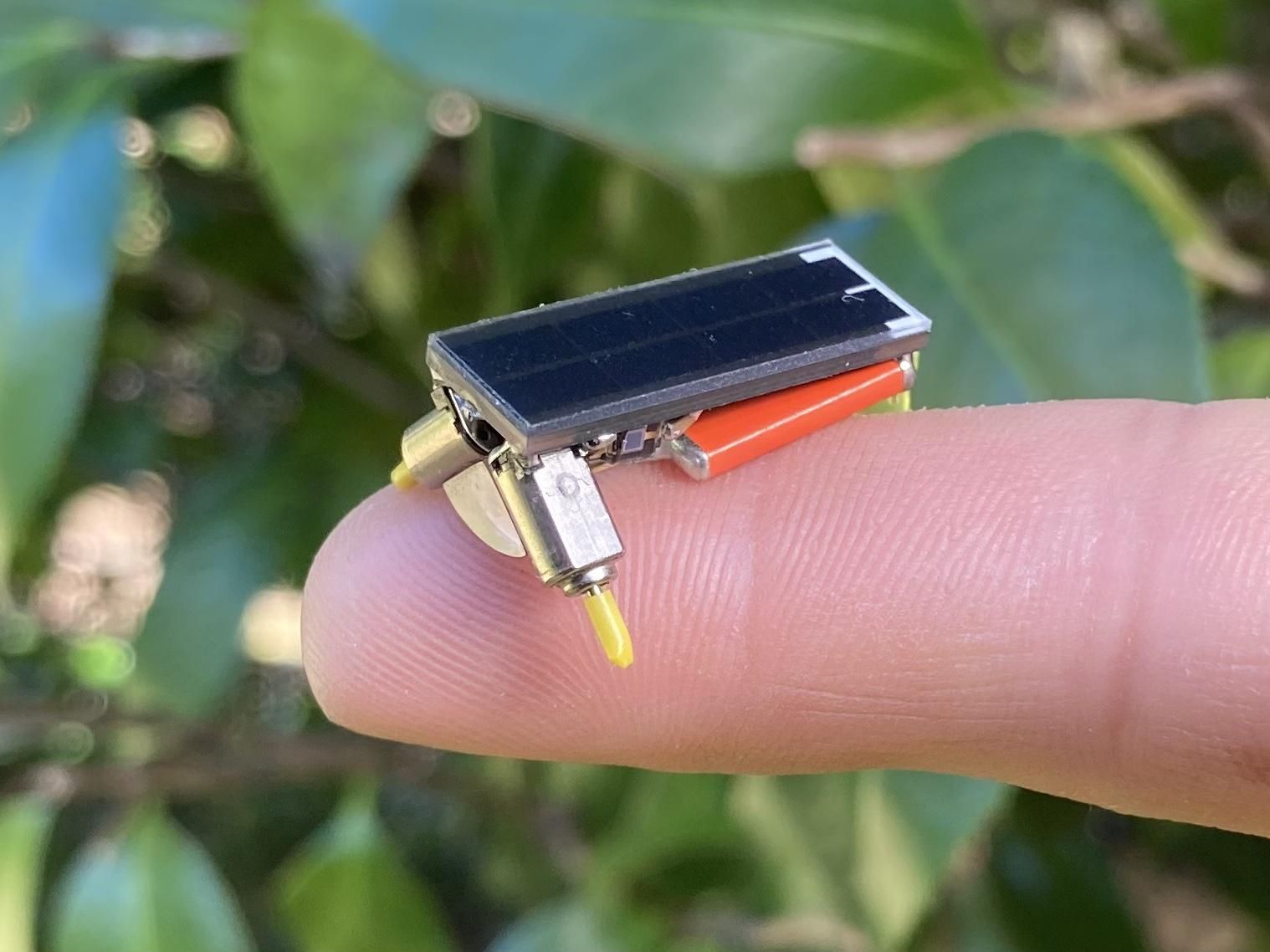 Tiny, Solar Powered, Light Seeking BEAM Bot (Mini Photopopper) : 18 ...