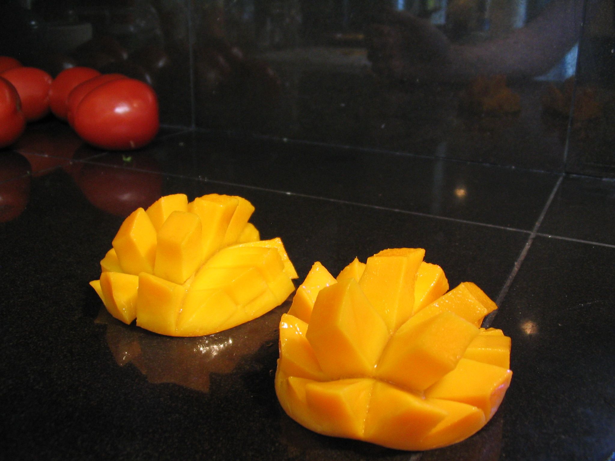 How to Cut a Mango : 5 Steps (with Pictures) - Instructables