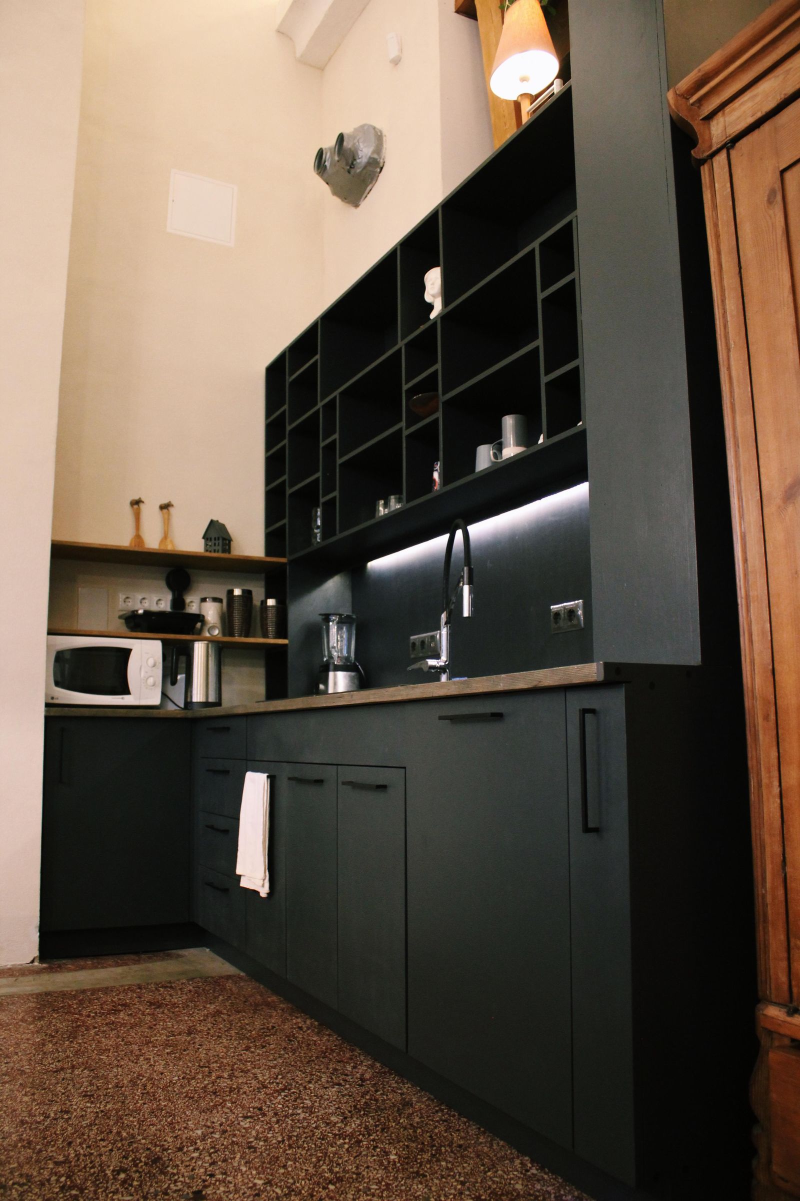 Kitchen With Many Cool Features : 11 Steps (with Pictures) - Instructables