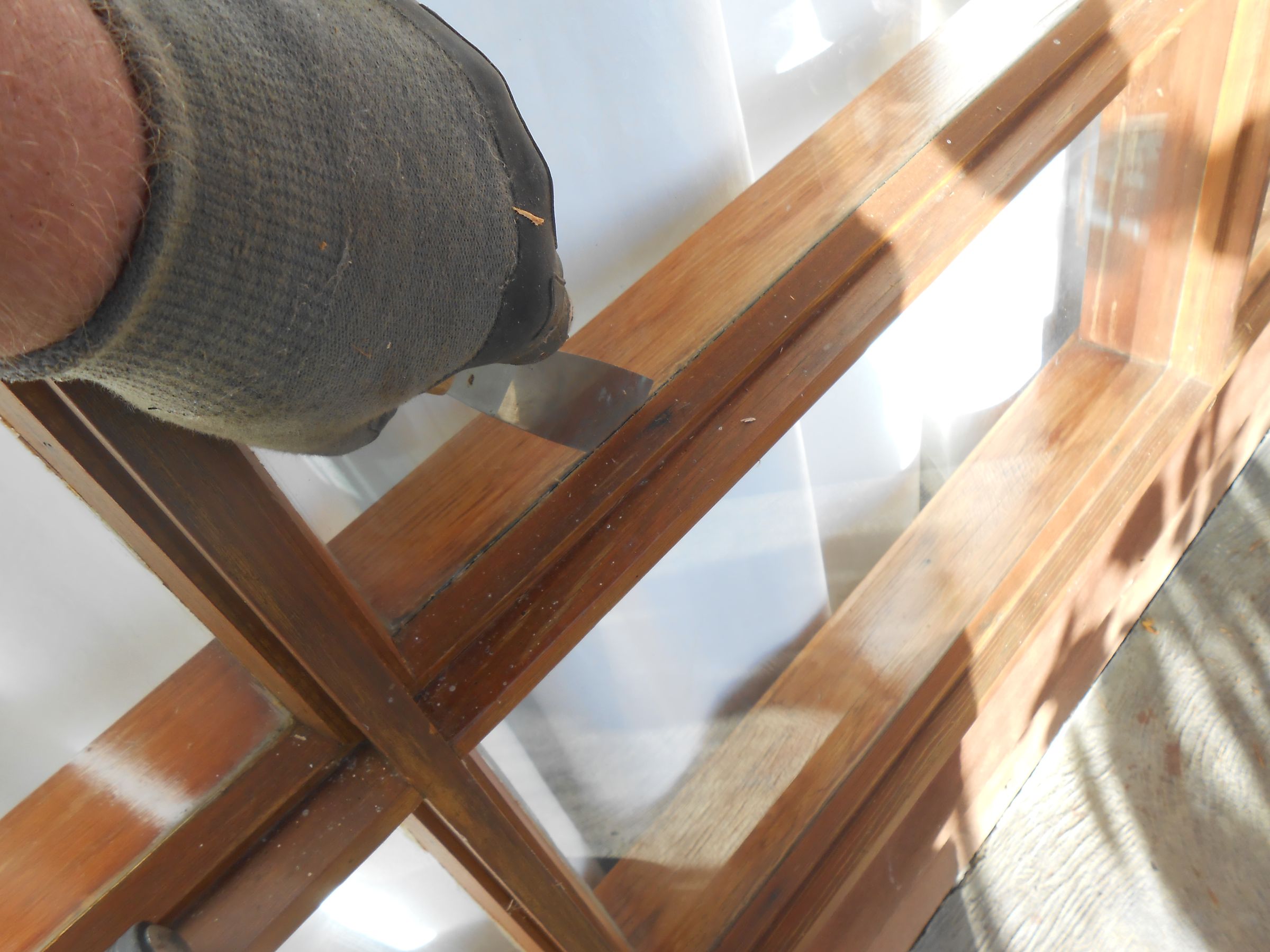 How to Replace the Glass in a Wood Frame Window. : 3 Steps (with ...