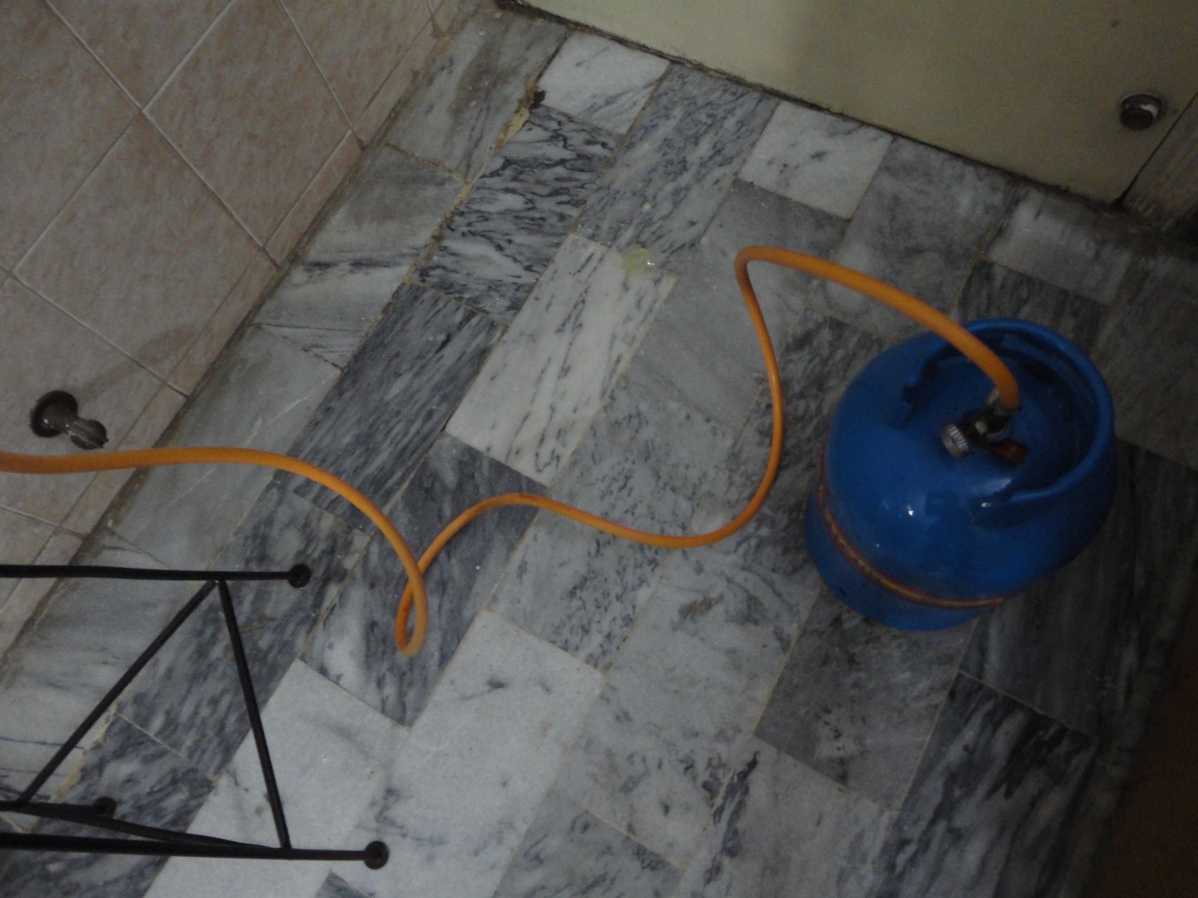 How to Make a Ruben's Tube : 11 Steps (with Pictures) - Instructables