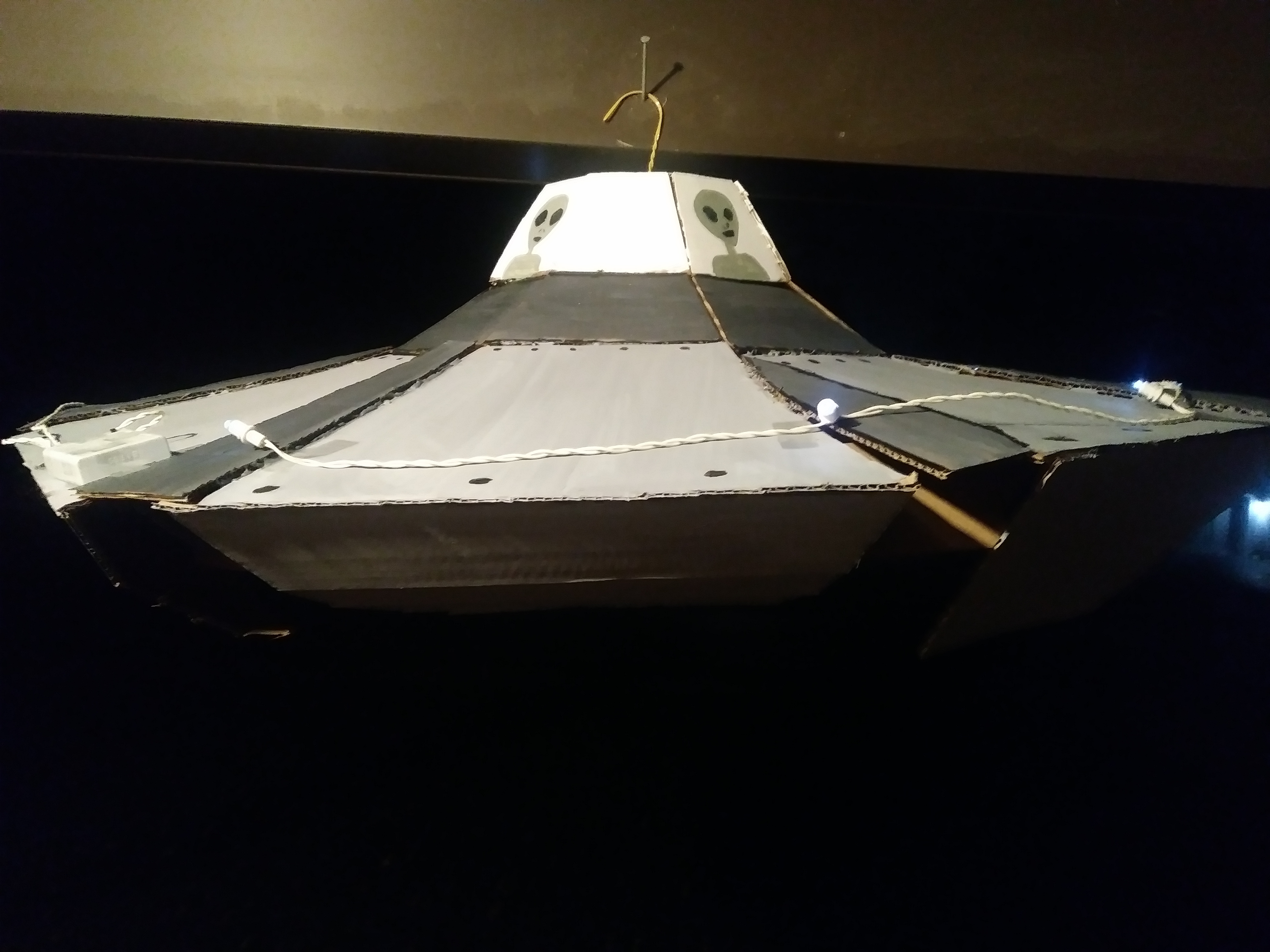 Cardboard UFO! : 6 Steps - Instructables