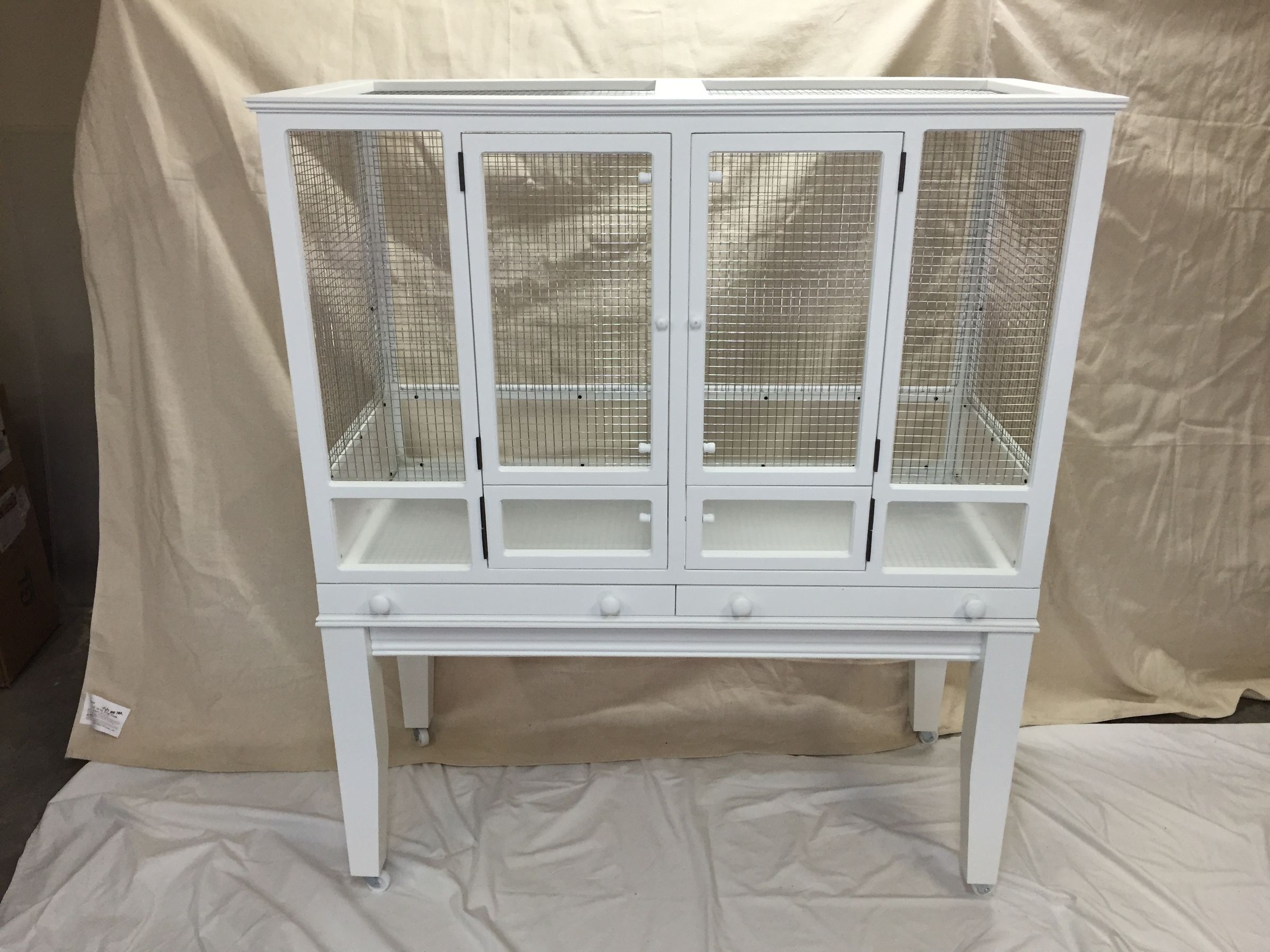 Jennifer's Display Cage W/Removable Divider - Instructables