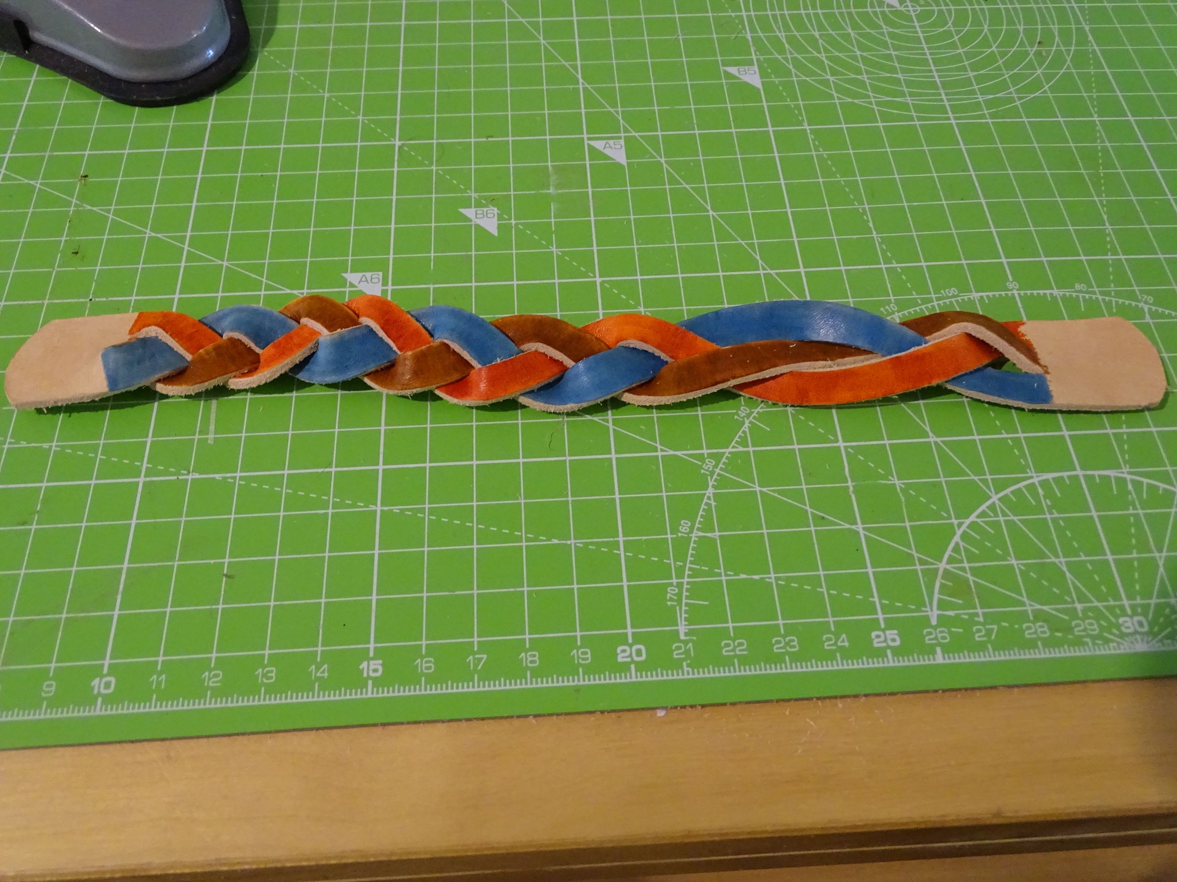 Leather Mystery Braid : 17 Steps (with Pictures) - Instructables