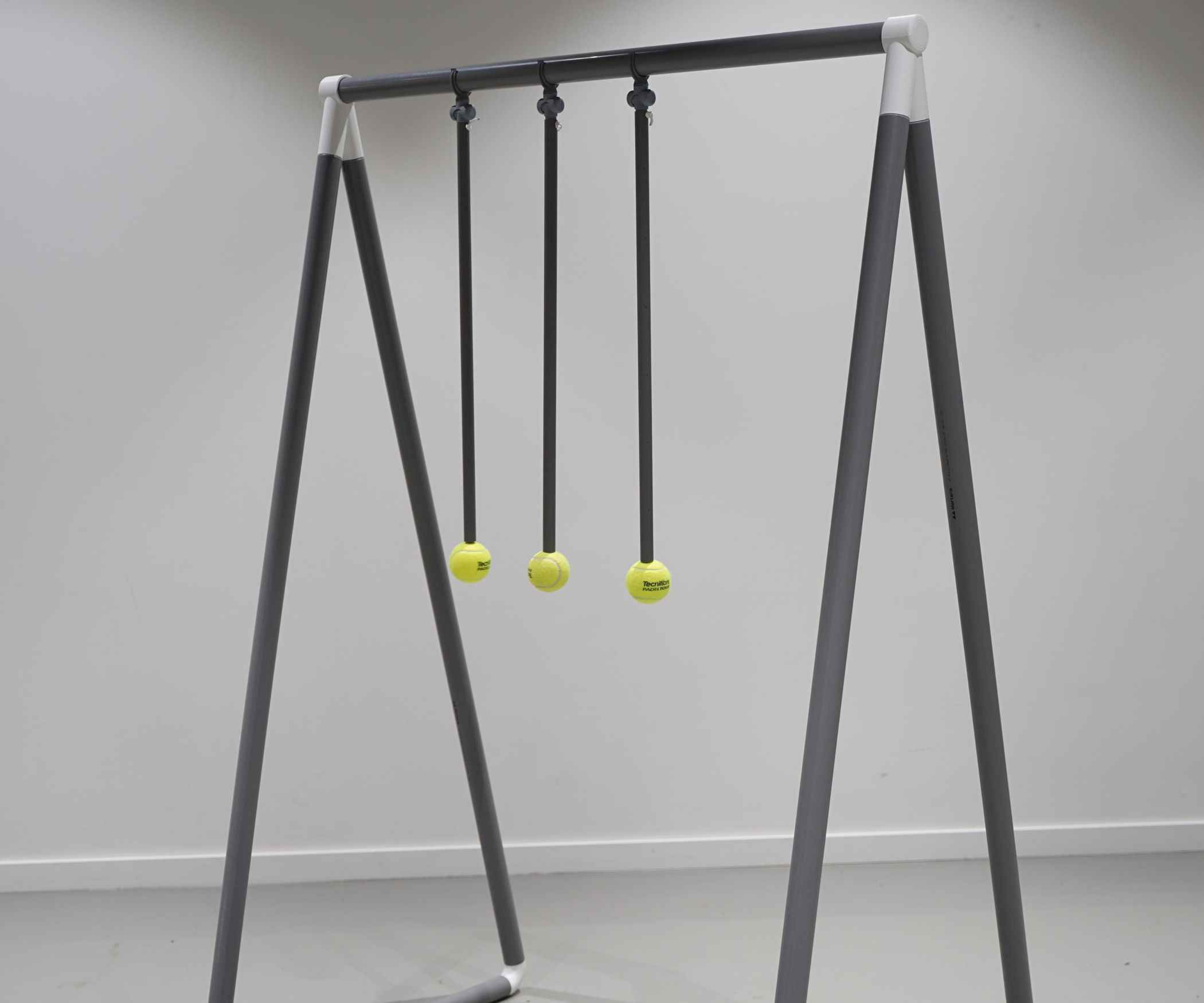 D4E1 Juggle Trestle : 5 Steps - Instructables