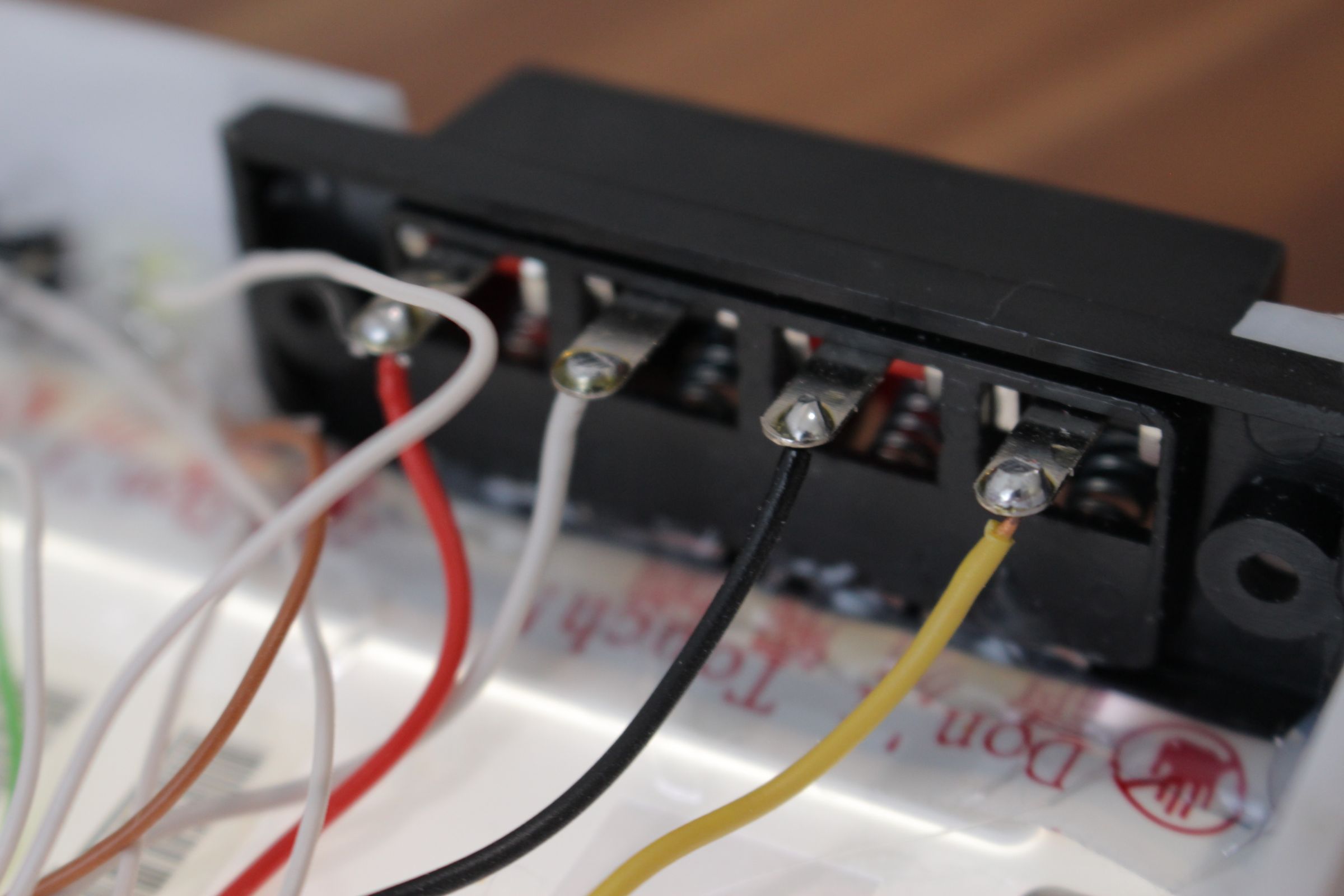 How to Reuse the Old LCD Screen of Your Broken Laptop : 4 Steps ...