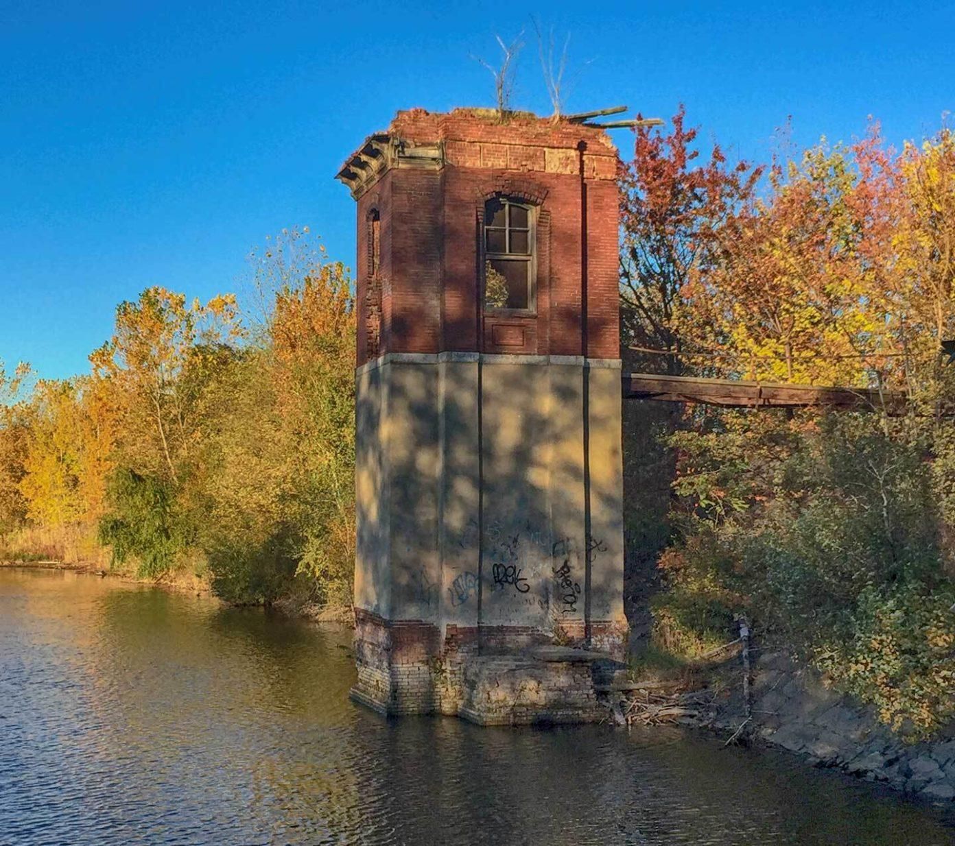 Pedestrian Keystone Bridge for Natural Environments : 8 Steps ...