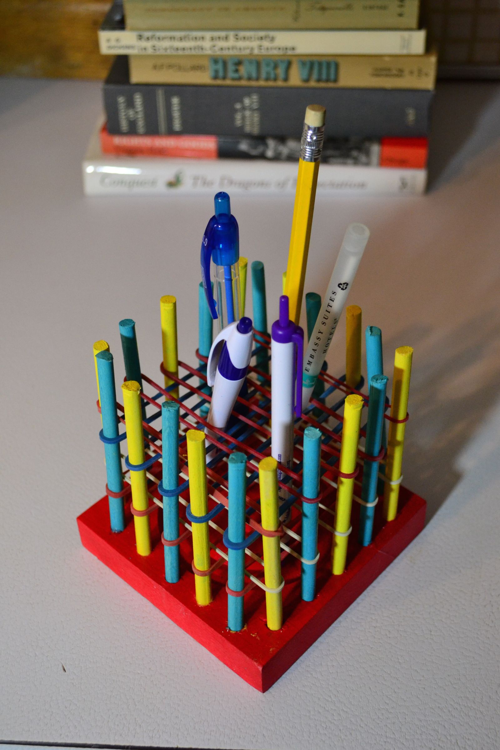 Rubber Band Pencil/Pen Holder : 9 Steps (with Pictures) - Instructables