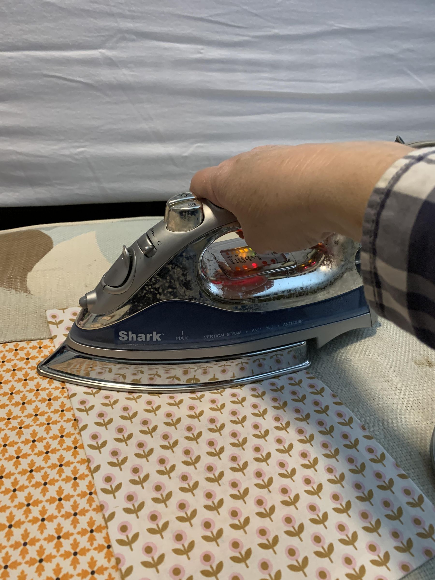 Repair Fabric Ottoman : 6 Steps (with Pictures) - Instructables