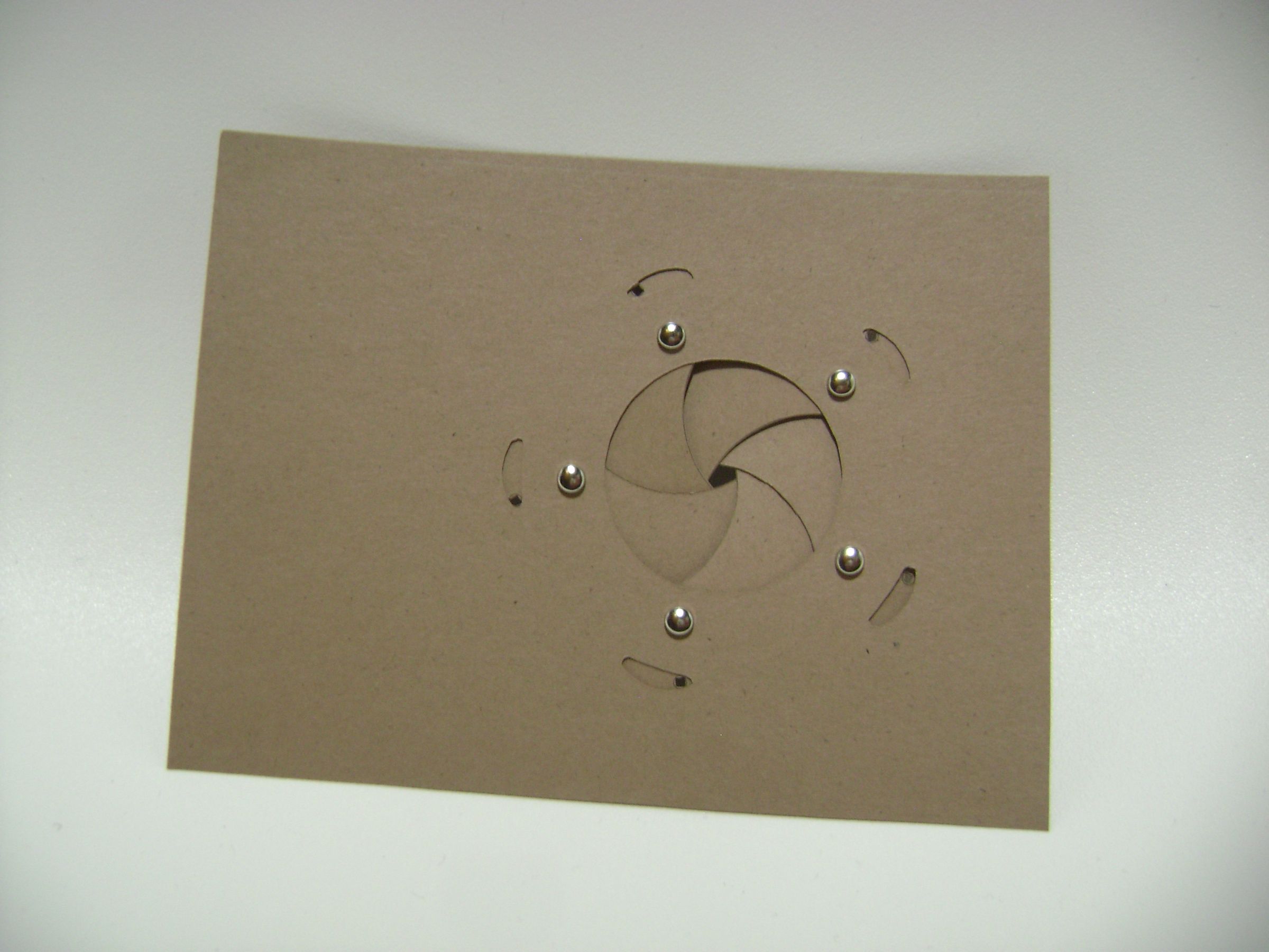 Mechanical Iris Greeting Card : 5 Steps (with Pictures) - Instructables