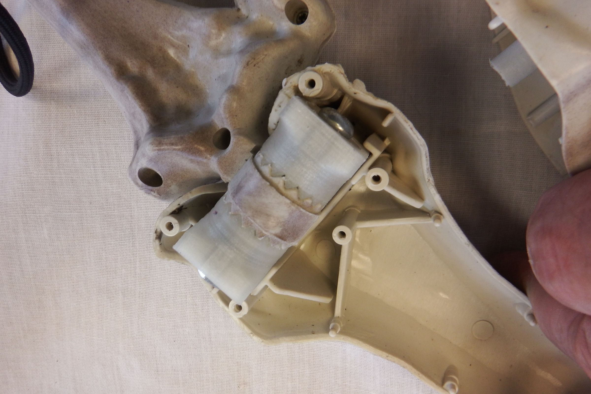 Hack and Repair Plastic Halloween Skeletons : 9 Steps - Instructables